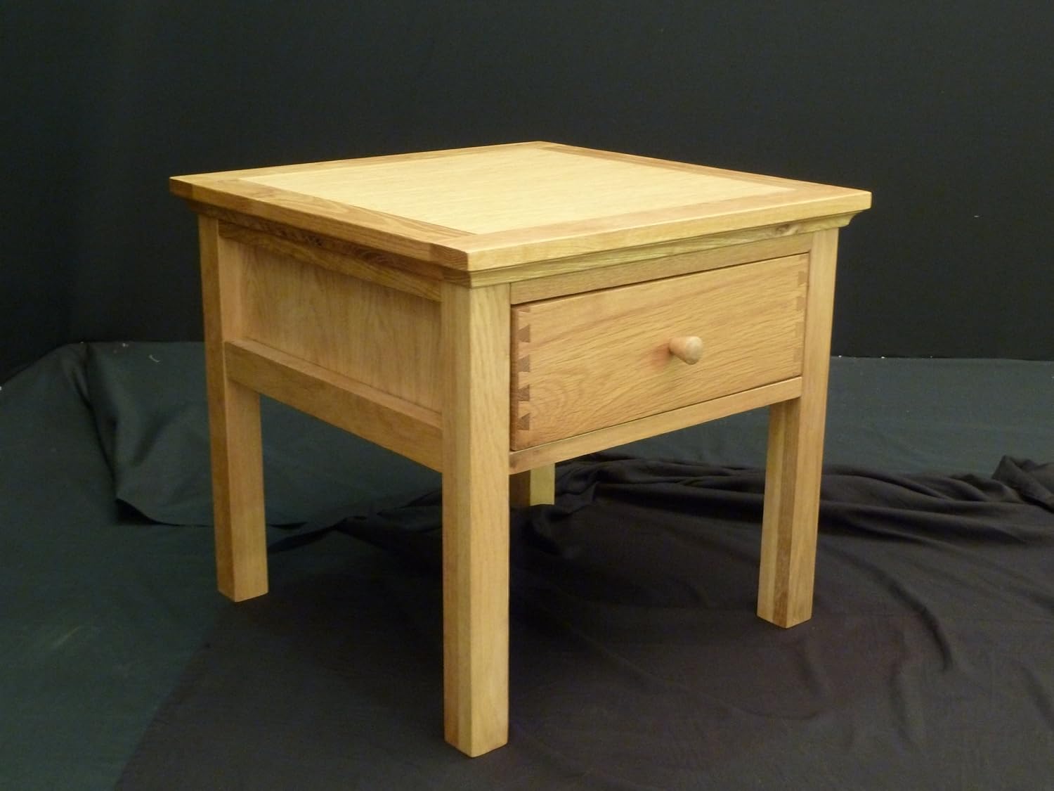 Schreiber Windsor Solid Oak End Table : Amazon.co.uk: Home & Kitchen