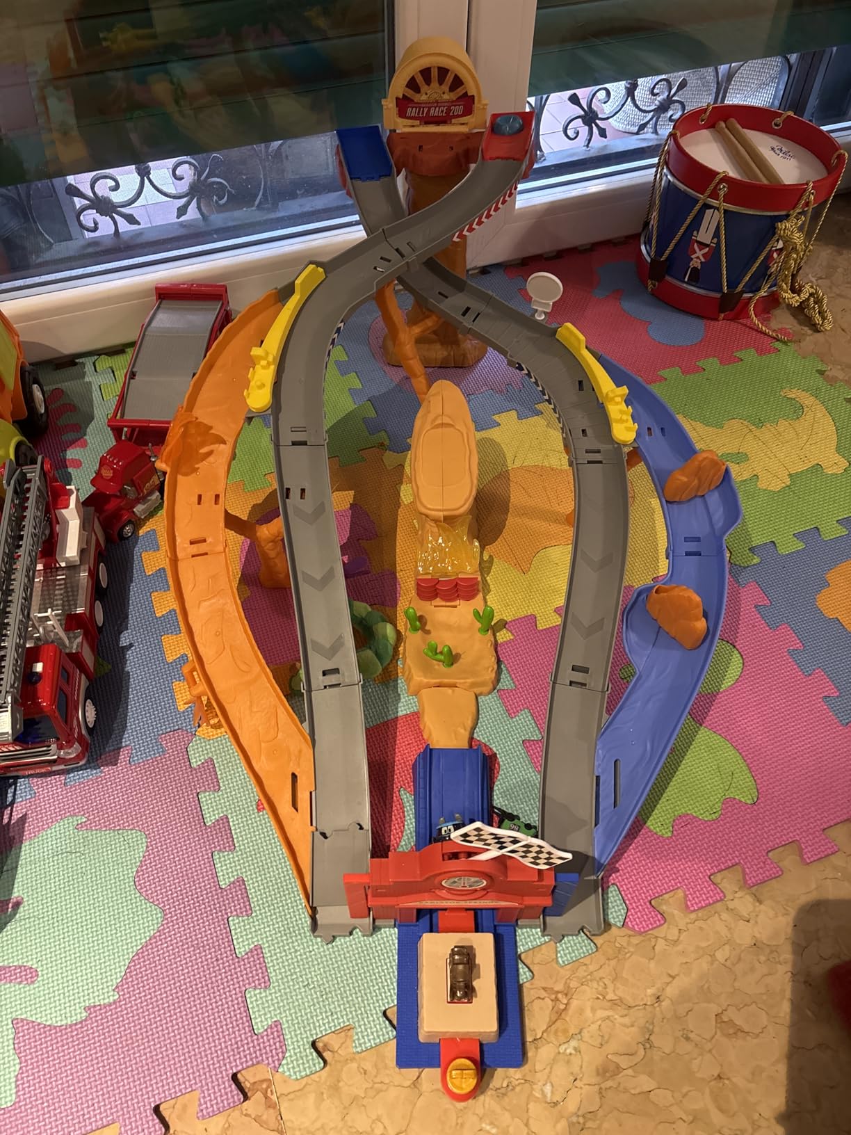 Mattel Disney Pixar Cars Toy Playset, Lightning McQueen & Chicks Hicks ...