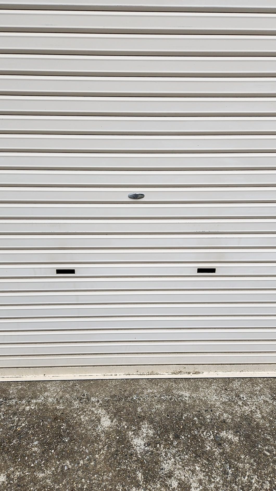 Amazon | 三和シャッター 手掛け 樹脂製 KE6Nスラット用（サンドベージュ）2個セット KE6NSLTK-SB | ドアノブ・ツマミ