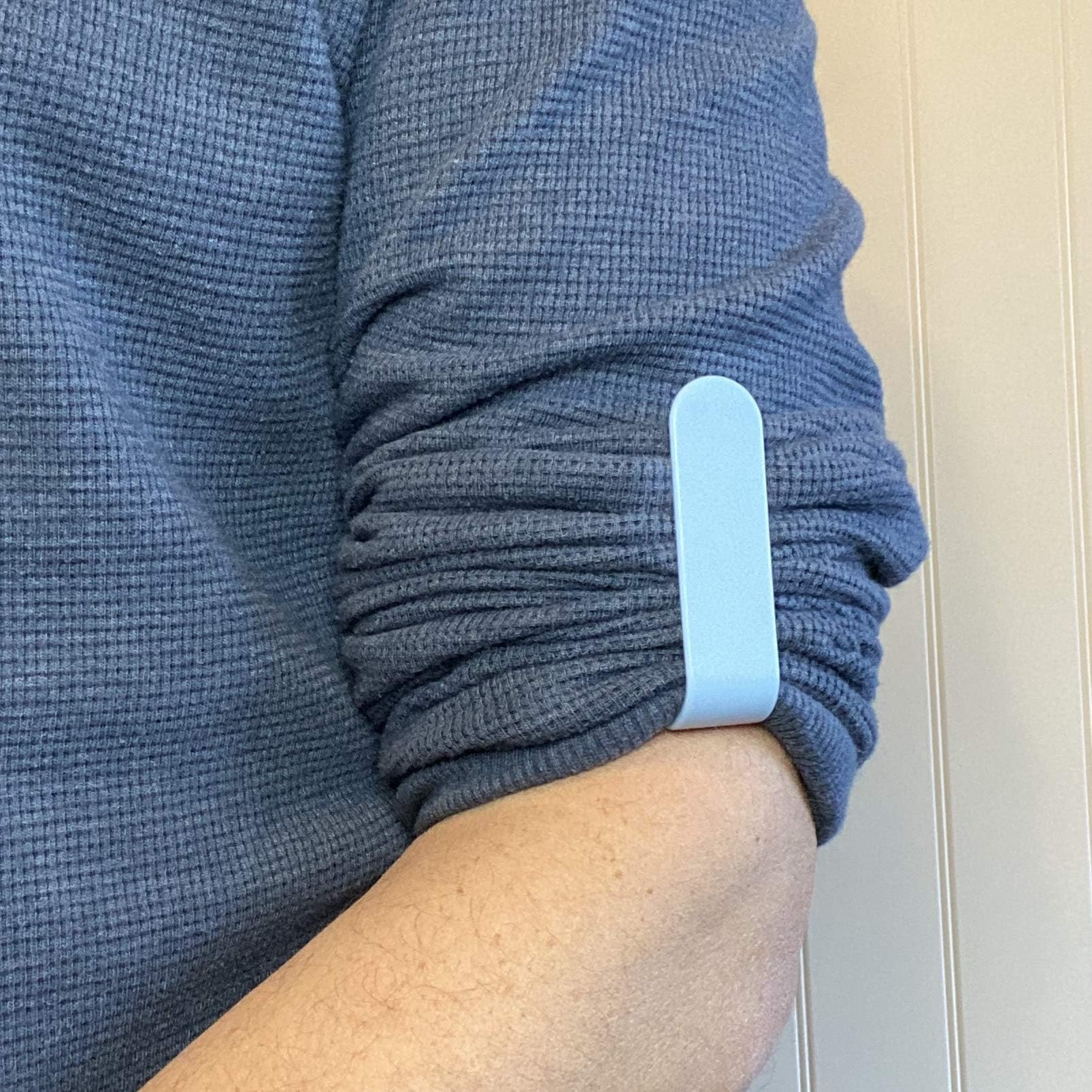 Amazon.com: 3pcs Magnet Shirt Clips Silicone Rolled Up T Shirt Sleeve ...