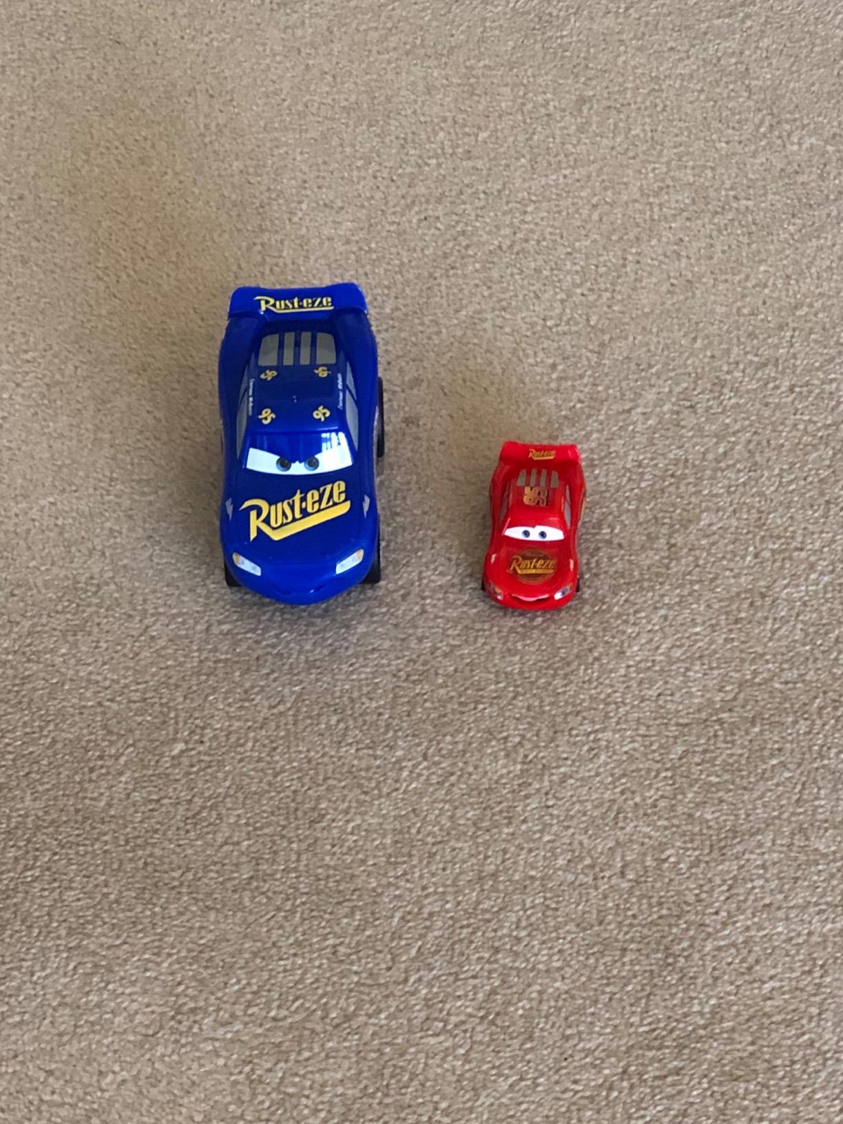 Disney/Pixar Cars Action Drivers Lightning McQueen Vehicle : Amazon.com ...