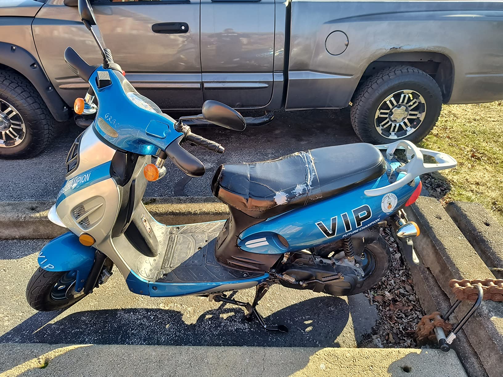 Amazon.com: VIP Future Champion Seat Scooter-1417 : Automotive