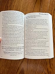 Walking in Grace 2025 Large Print: Daily Devotions to Draw You Closer ...