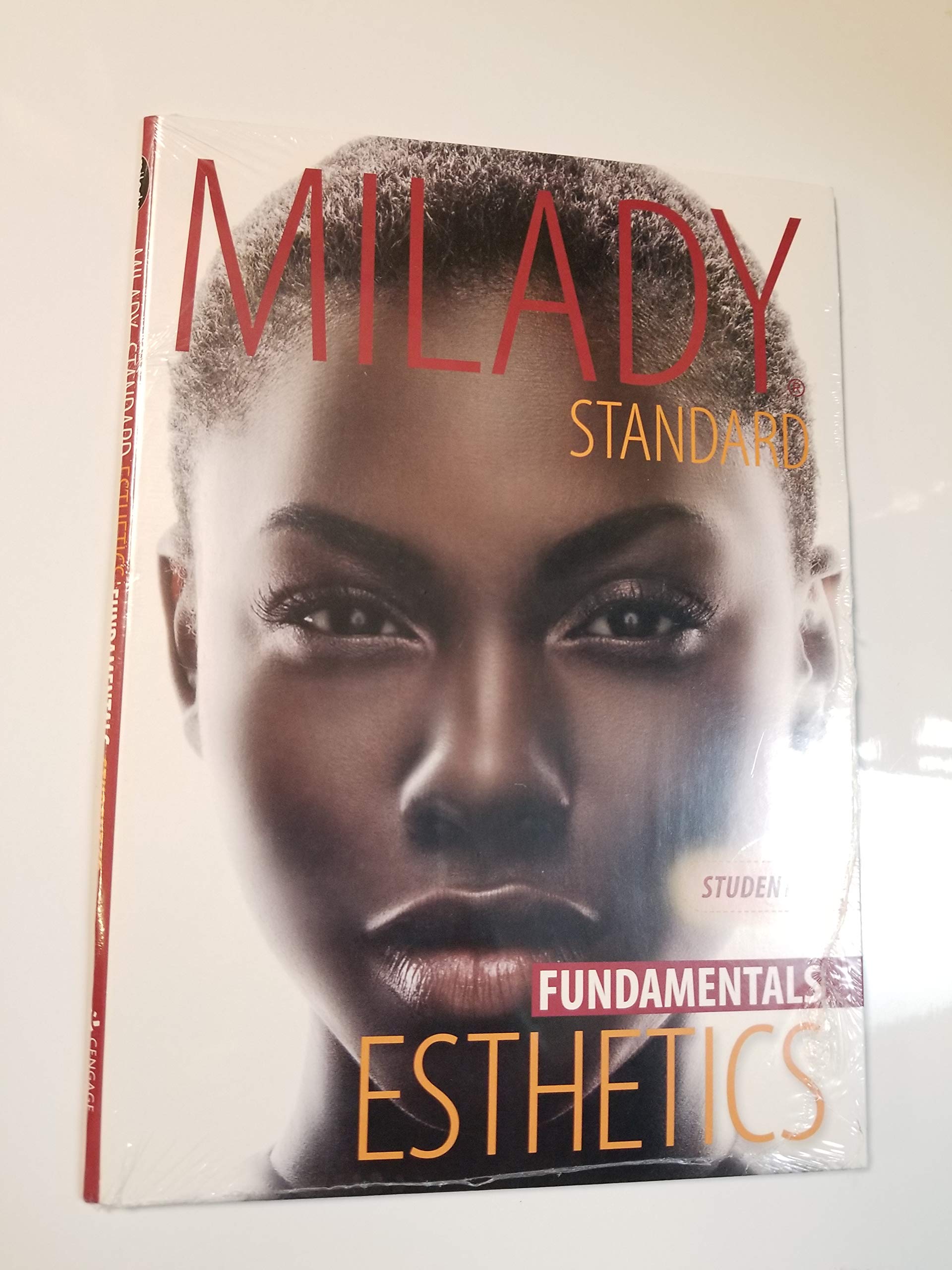 Milady Standard Esthetics: Fundamentals: 9781111306946: Medicine ...