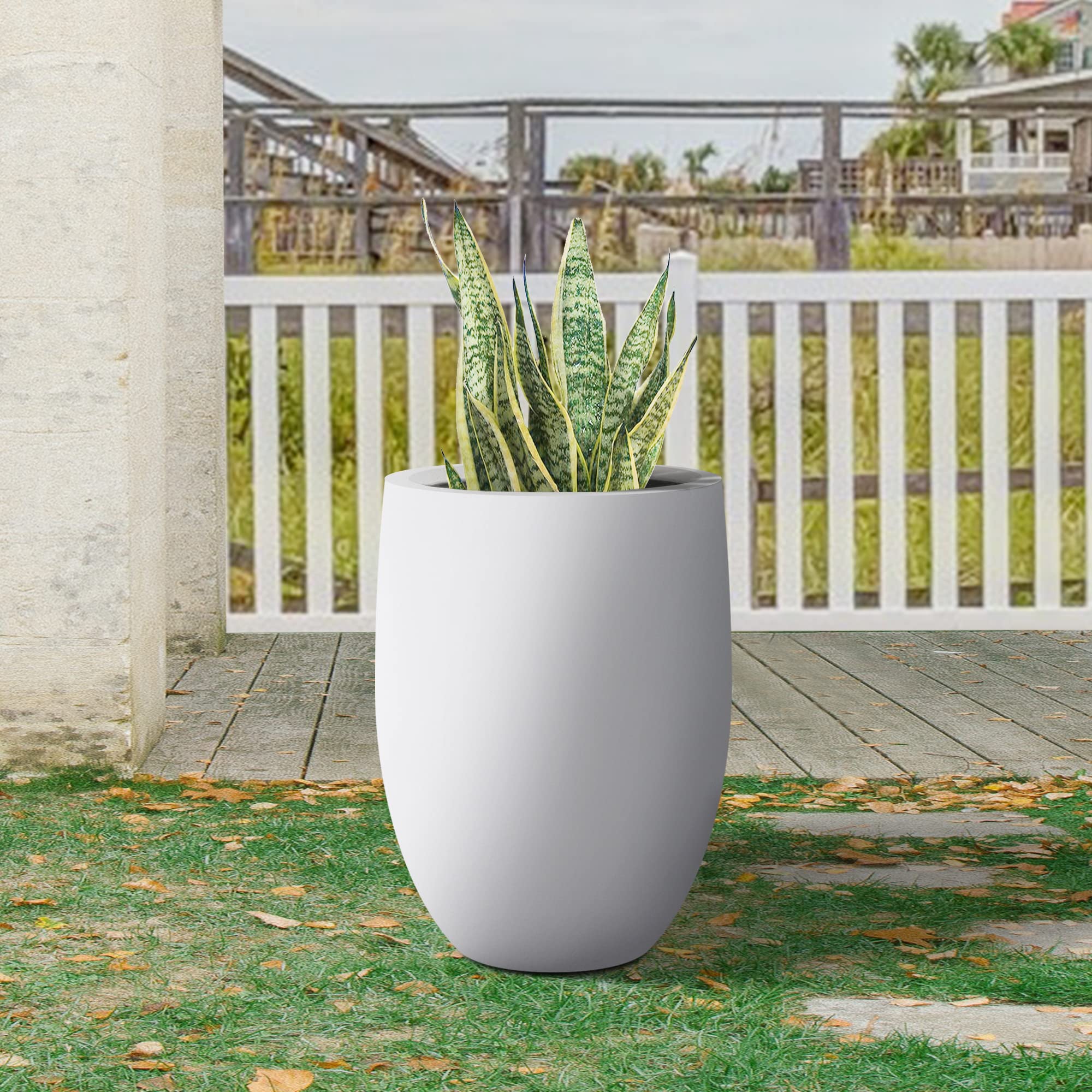 ますが Kante AF0002C-80021 Lightweight Modern Square Outdoor Planter， 28 ...