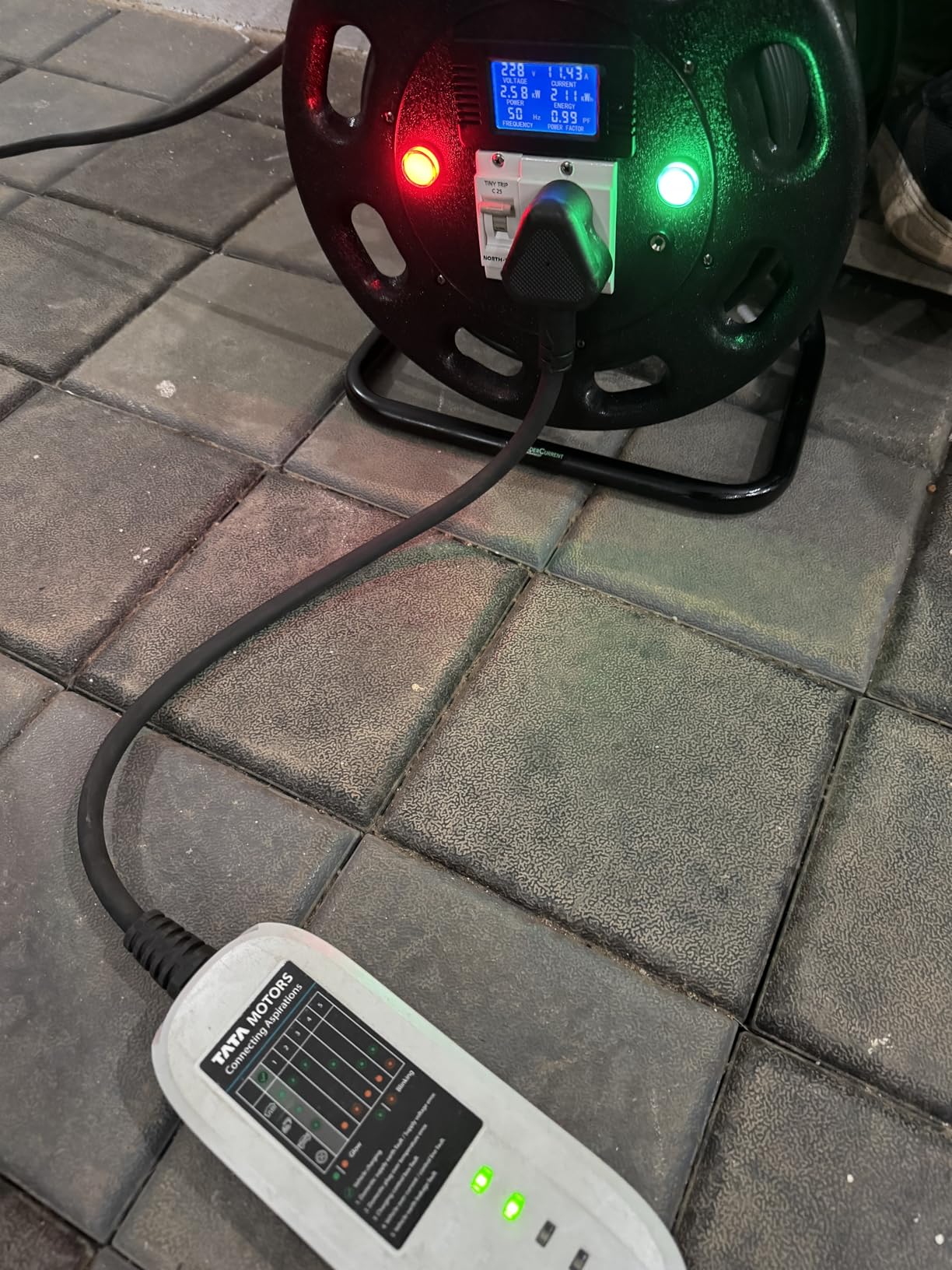 Wundercurrent EV Charger with 25 Meters of 2.5 Sq Mm 3-Core Cable, 6-in ...