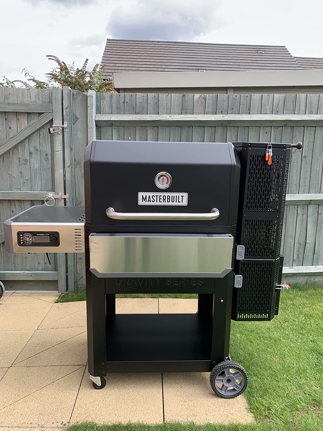 Masterbuilt MB20043024 Gravity Series XT Digital Charcoal Grill and ...