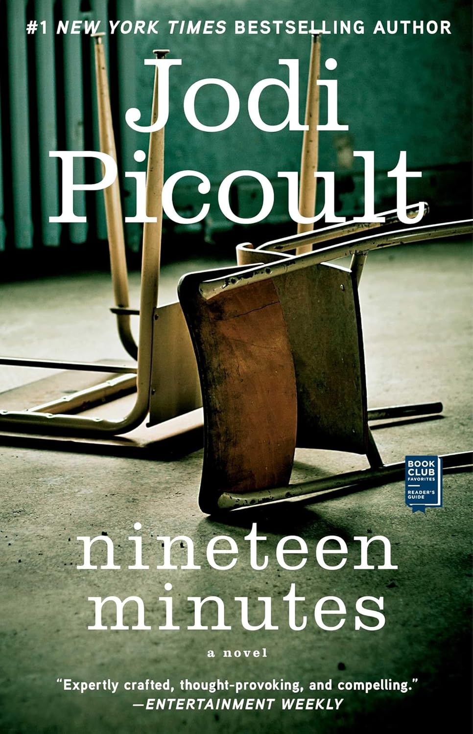 Nineteen Minutes: Picoult, Jodi: 9780743496735: Books - Amazon.ca