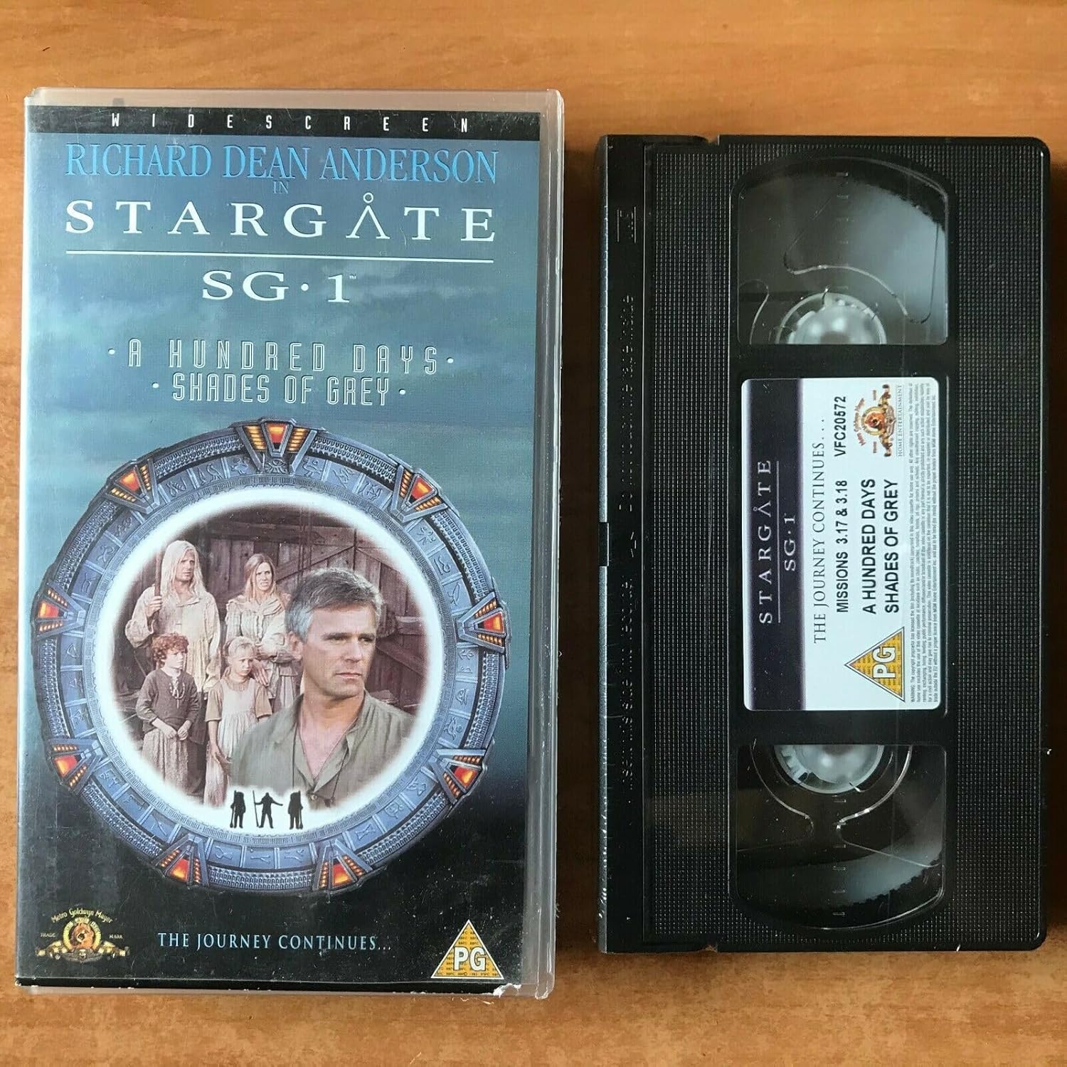 Amazon.com: Stargate SG-1 [VHS] : Richard Dean Anderson, Michael Shanks ...