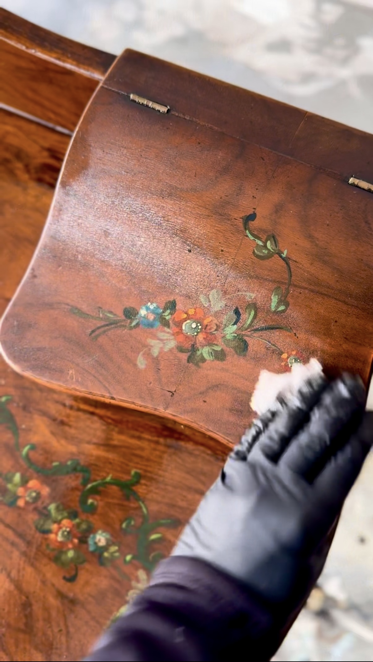 Watch Restoring an antique with the simple method on Amazon Live