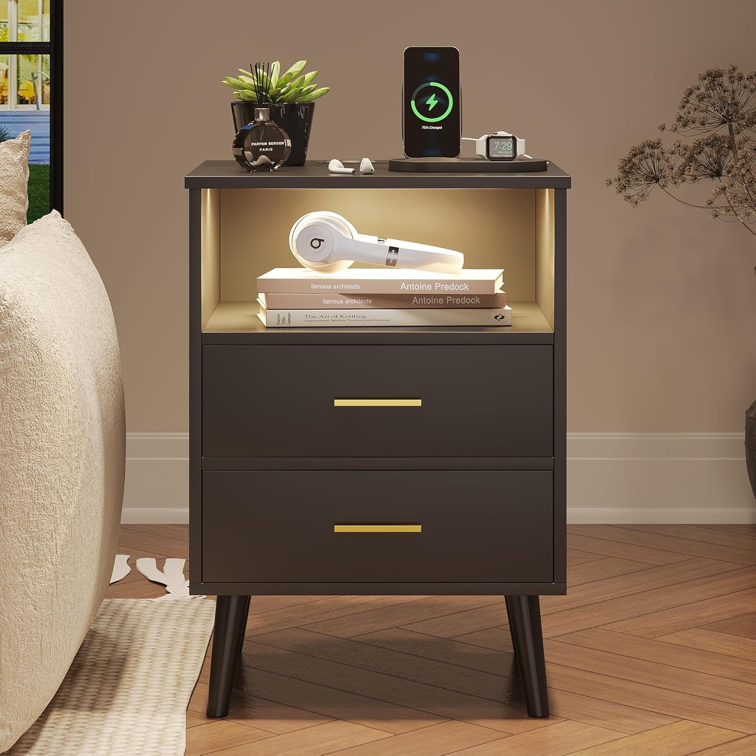 Vlsrka Comodino con luci a LED e stazione di ricarica, comodino moderno ...