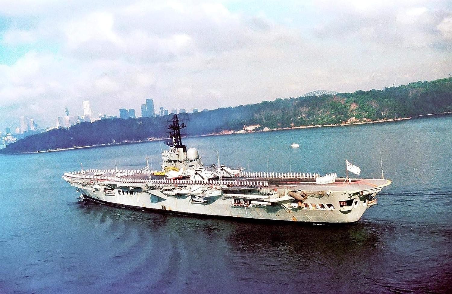 Amazon.com: Home Comforts Military HMAS Melbourne (R21) Warships ...