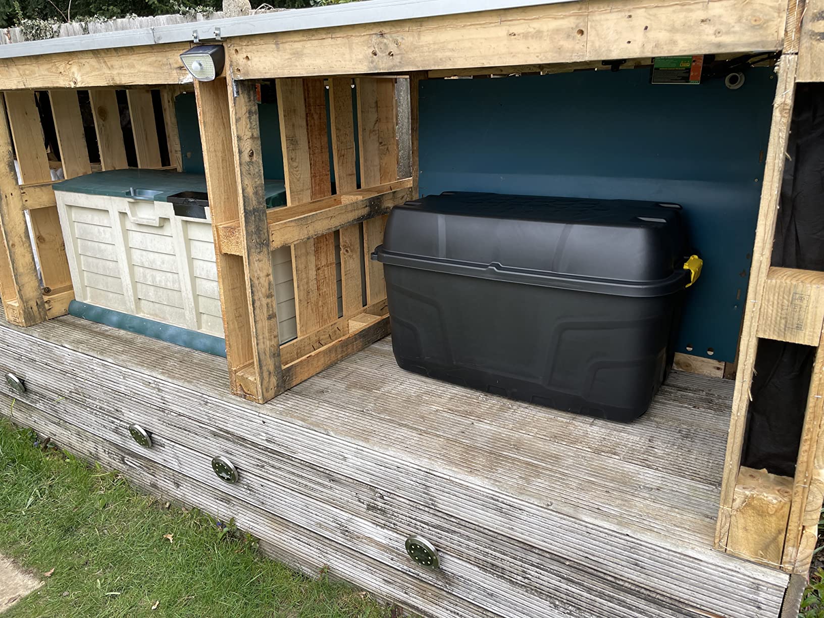 Strata 175 Litre Heavy Duty Plastic Storage Trunk On Wheels - Black ...