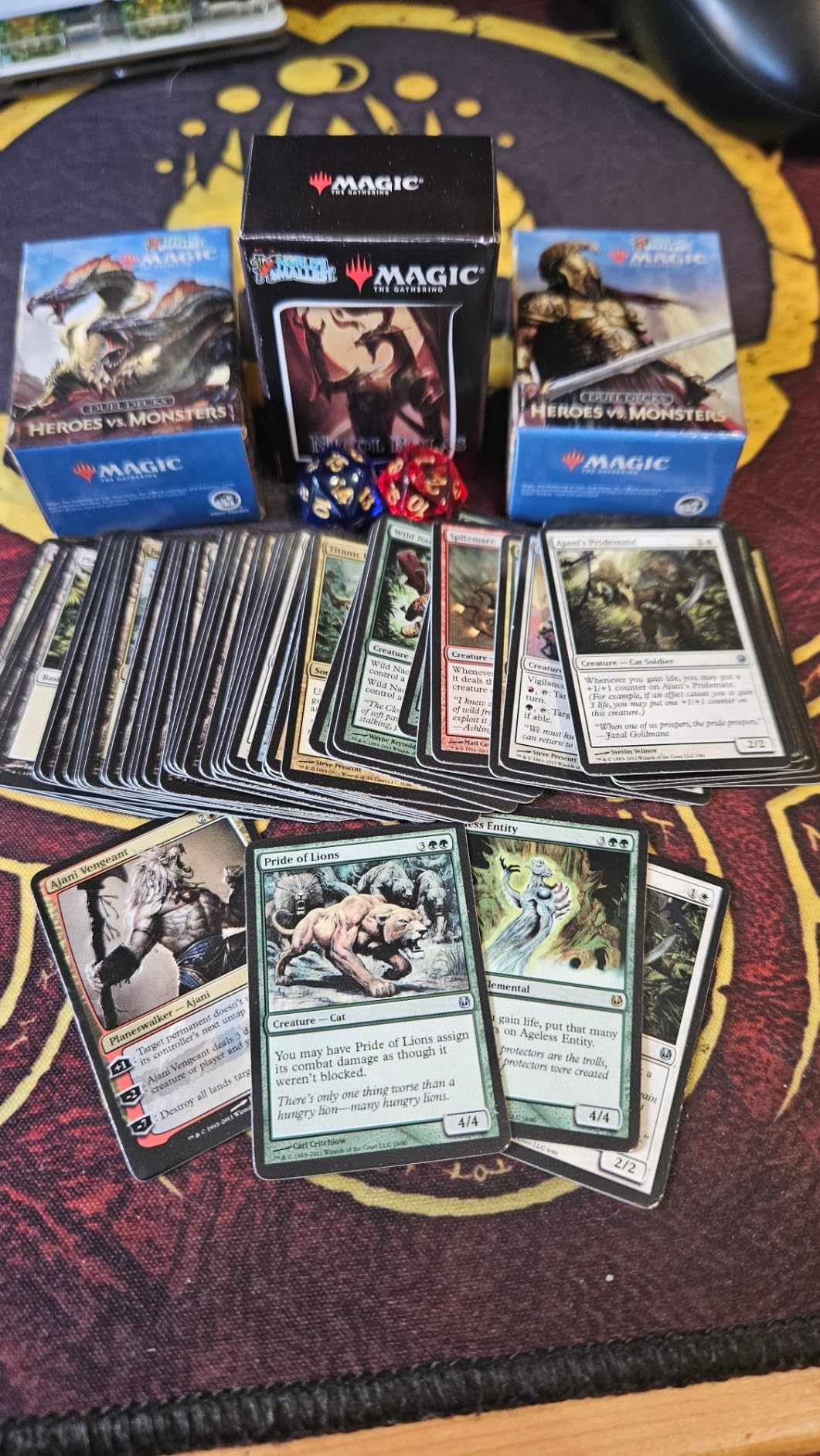 Worlds Smallest Magic: The Gathering Exclusive Collector Set Featuring ...