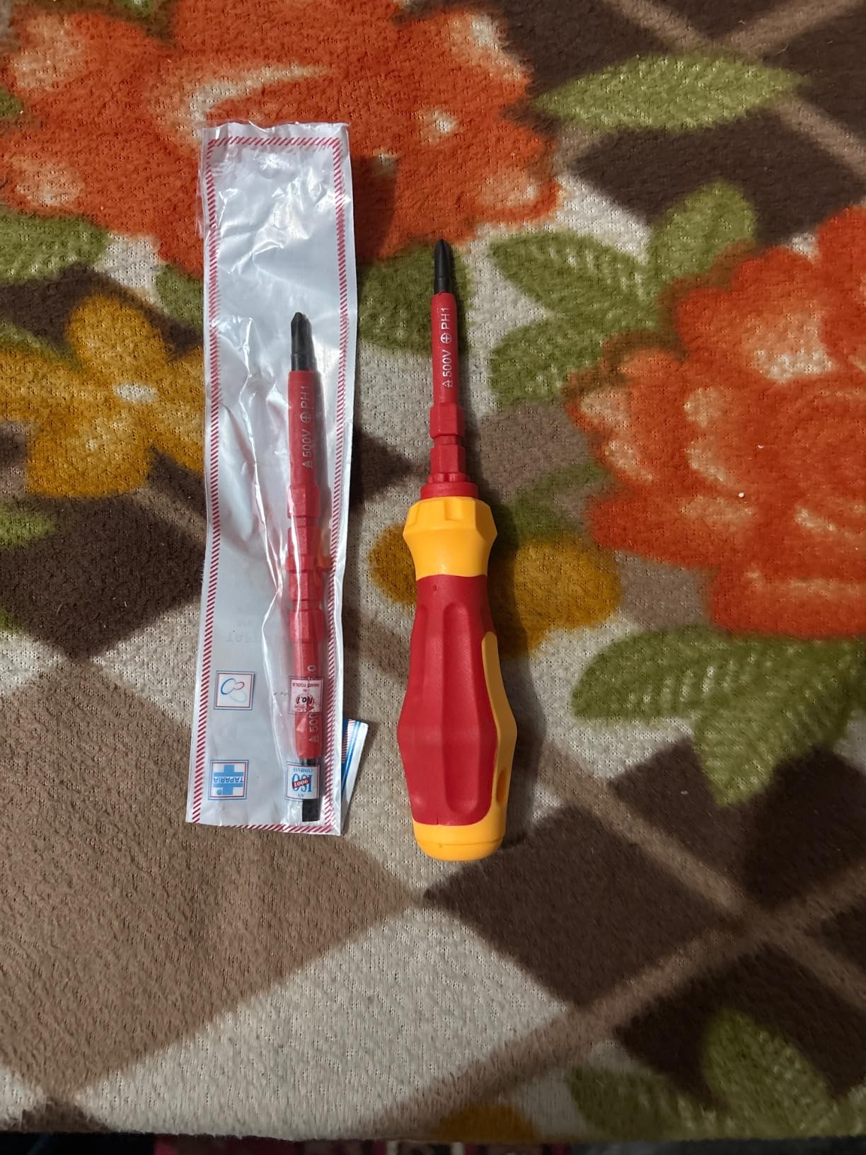 GLUN® Mini Insulated 4 in 1 Screwdriver Set, Flat Interchangeable Head ...