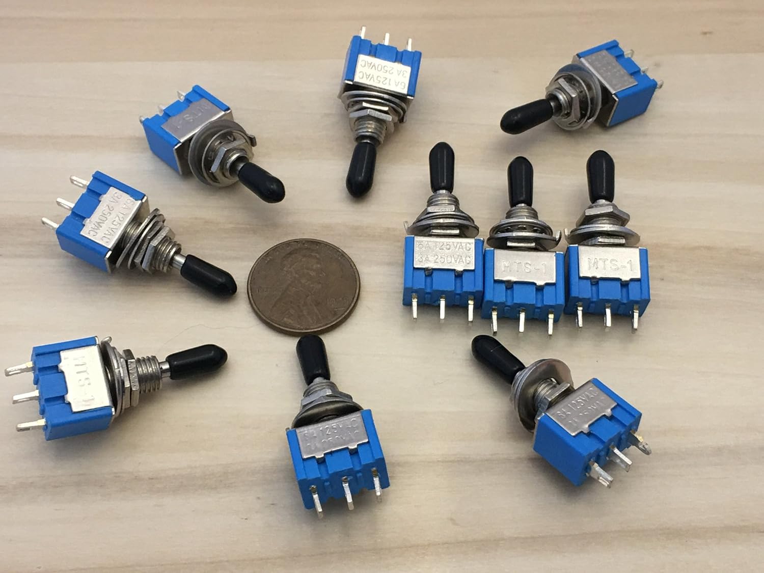 Amazon.com: 10 Black sleeve CAP SPDT 3 Pins 12v Momentary 6mm Toggle ...