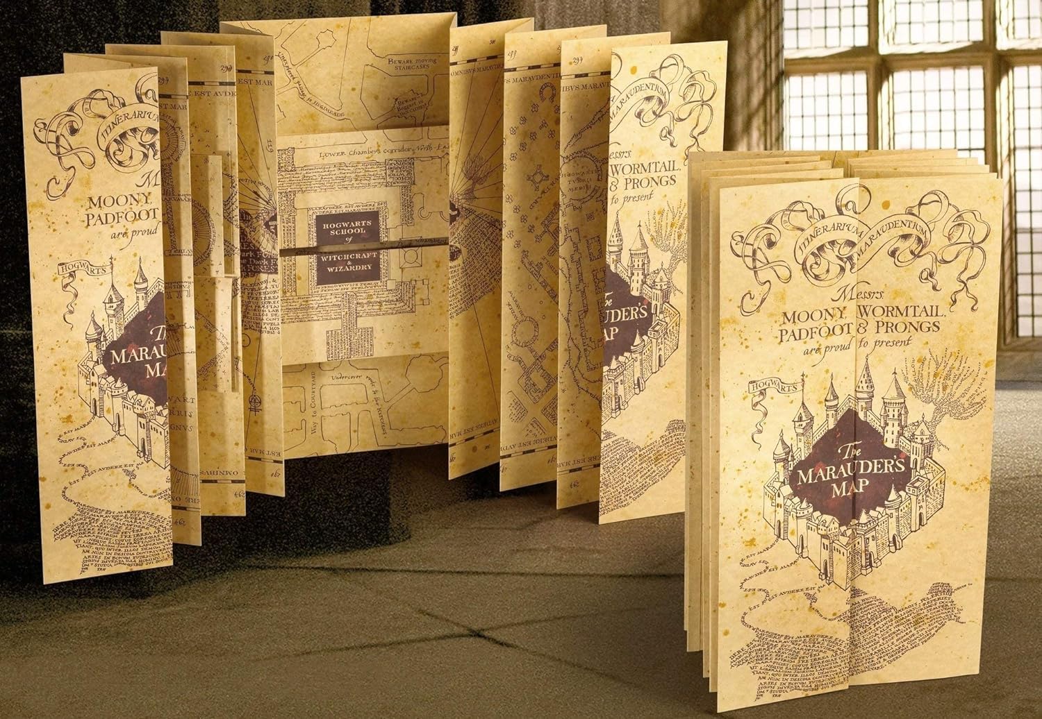 Marauder's Map Hogwarts Wizarding World Harry Potter Warner Bros ...