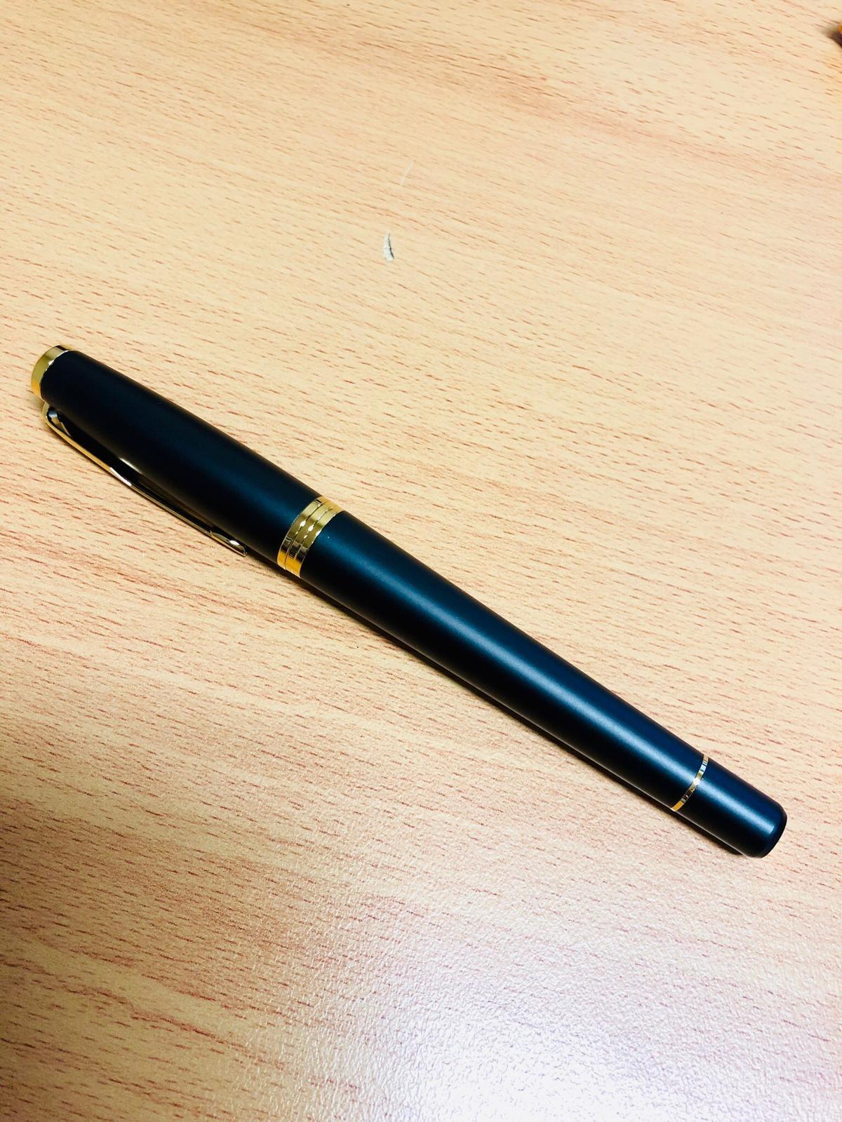 PARKER Urban Fountain Pen, London Cab Black, Medium Nib with Blue Ink ...