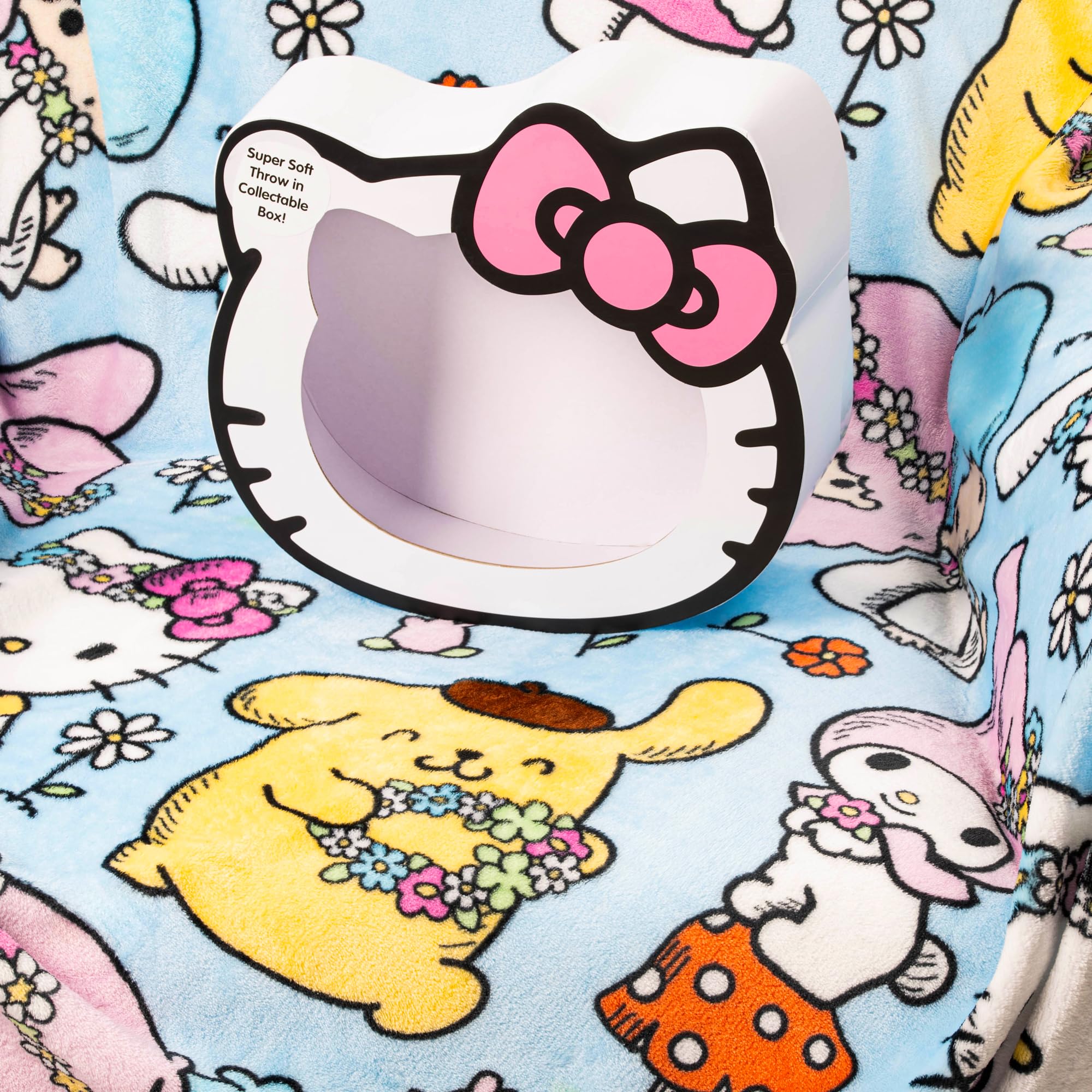 Snapklik.com : Hello Kitty Throw Blanket