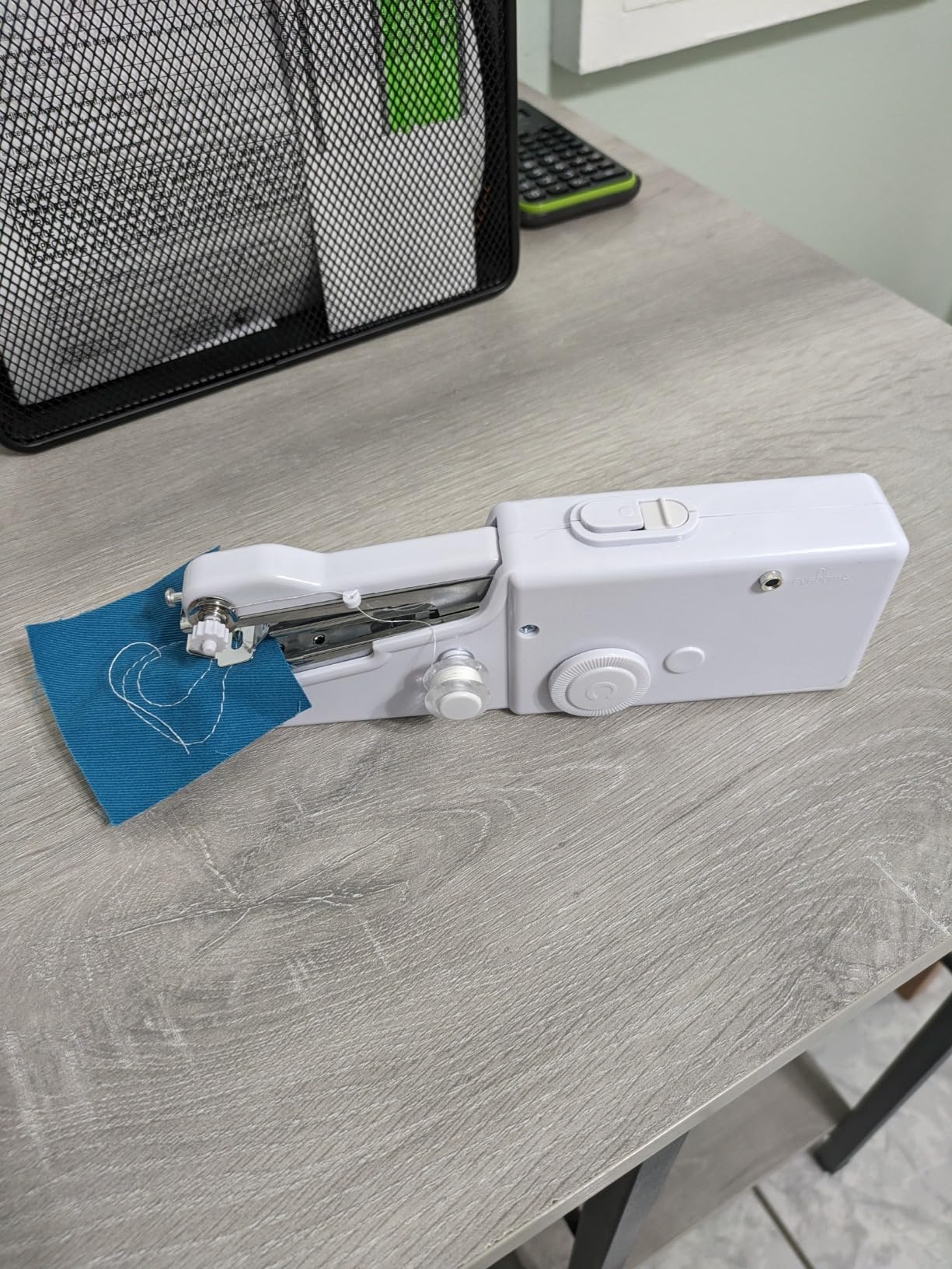 Amazon.com: Portable Sewing Machine Suitable for Home, Mini Sewing ...