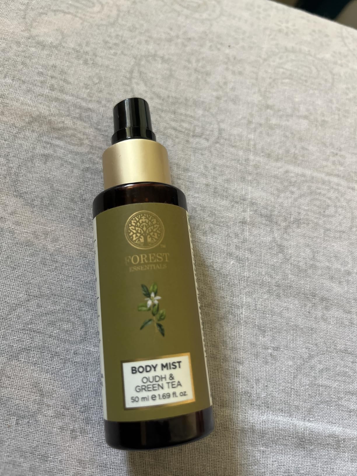 Forest Essentials Body Mist Oudh & Green Tea, Long Lasting & Intense ...
