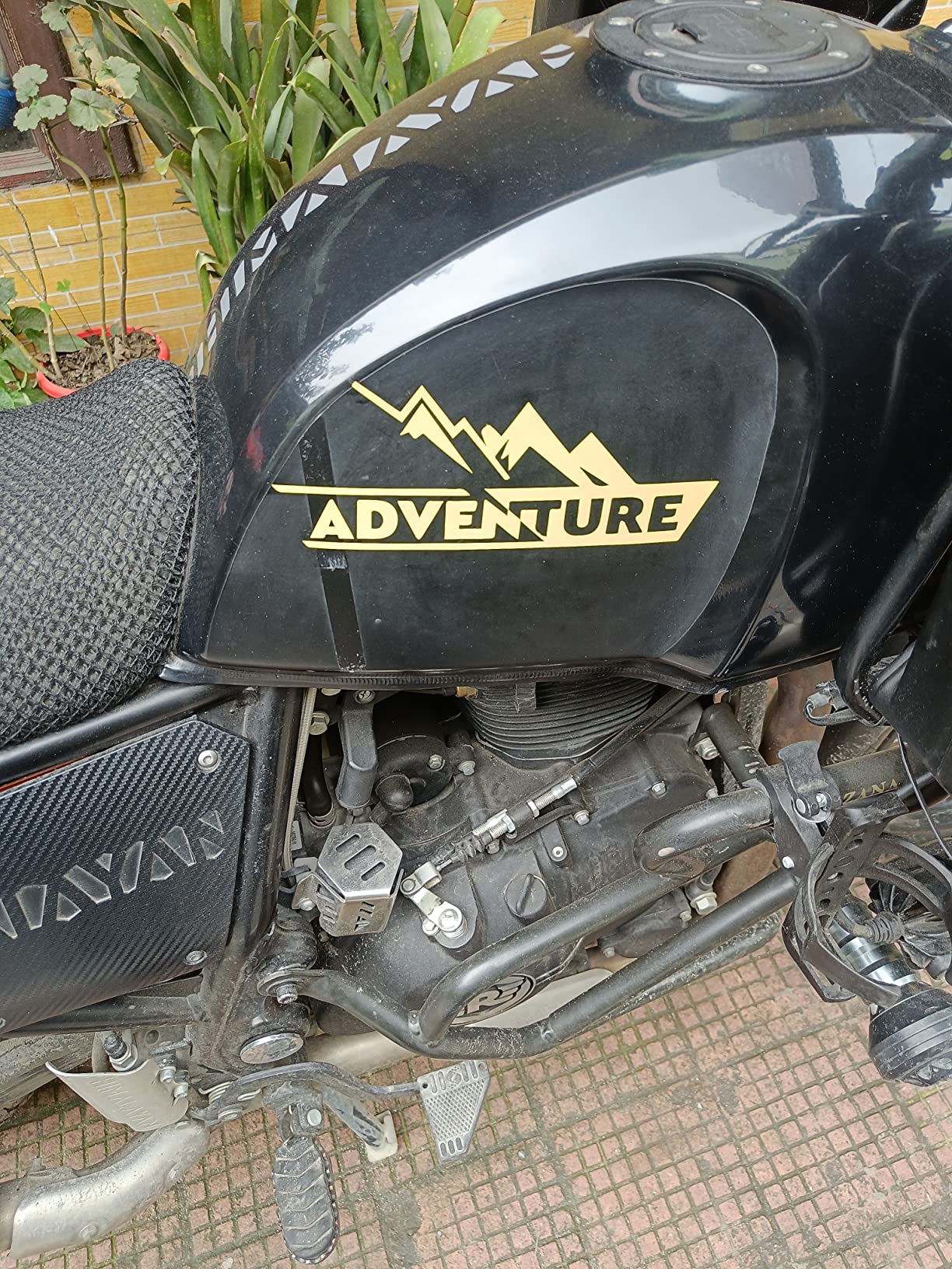 SIGN EVER Polyvinyl Chloride Vinyl Adventure The World Exterior Ciaz ...