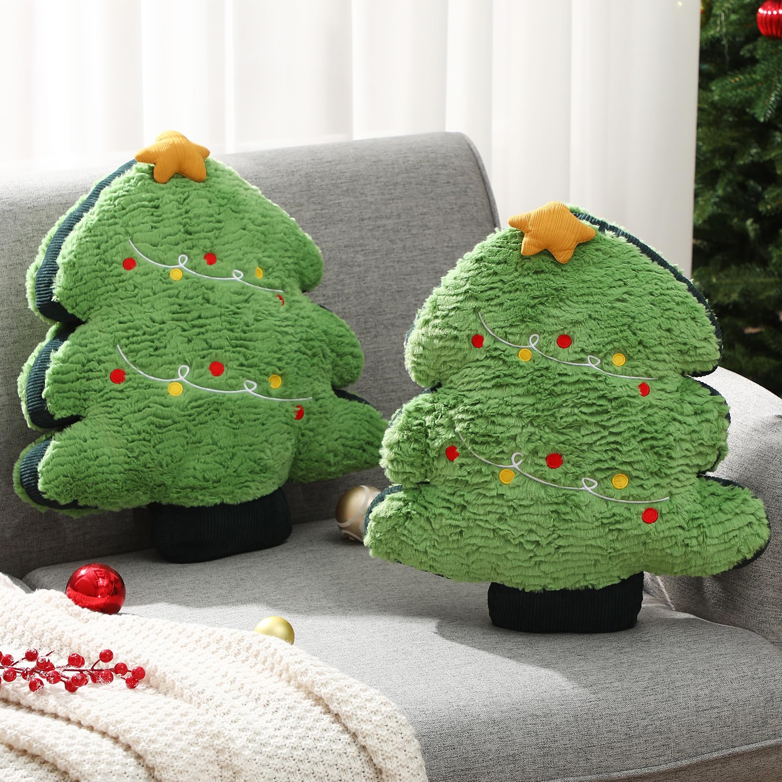 Amazon.com: Shellwei 2 Set Christmas Pillows, Christmas Tree Pillows 17 ...