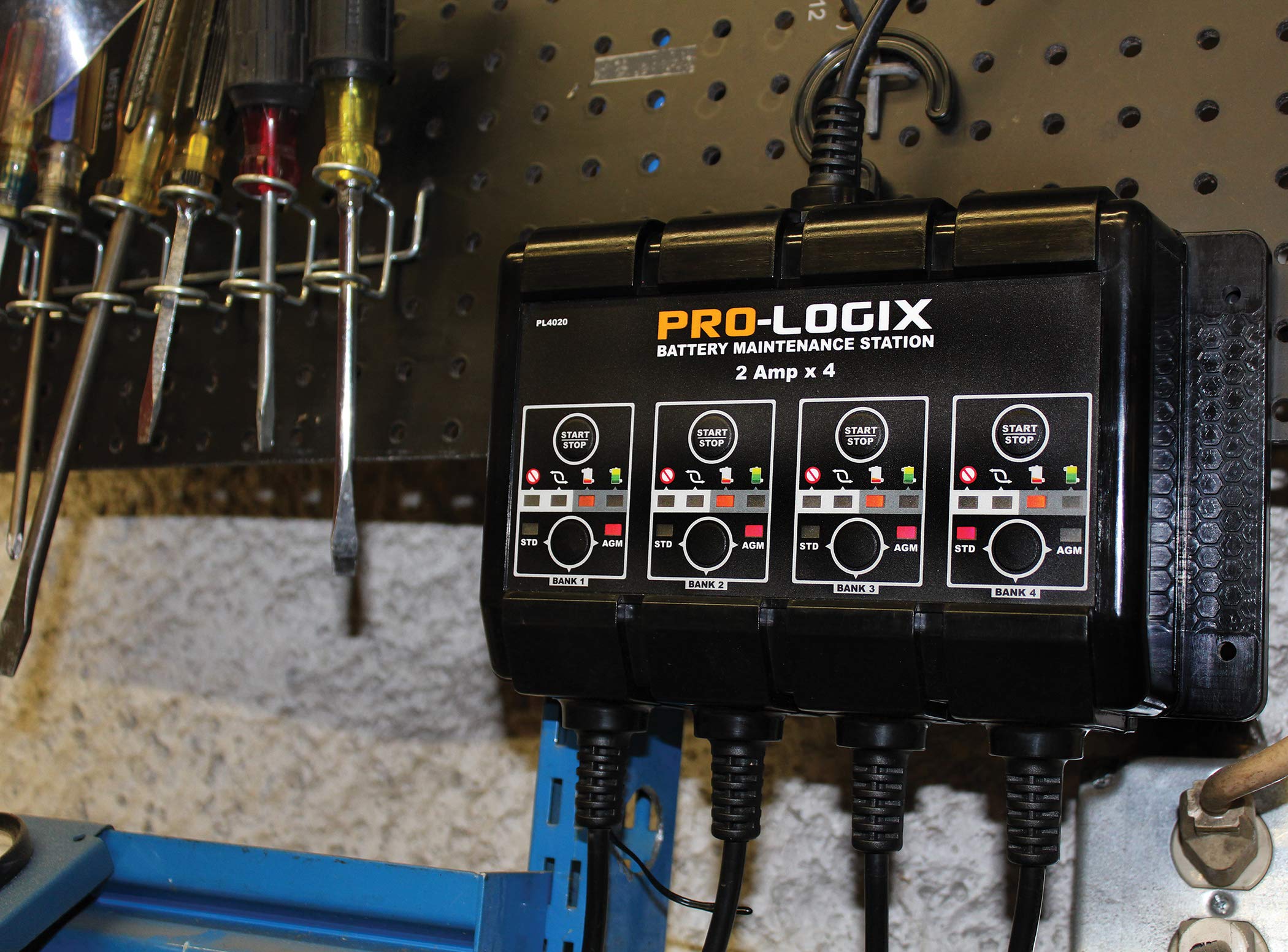 Snapklik.com : Clore Automotive PL4020, Pro-Logix 4-Bank, 8-Amp (2-Amp ...