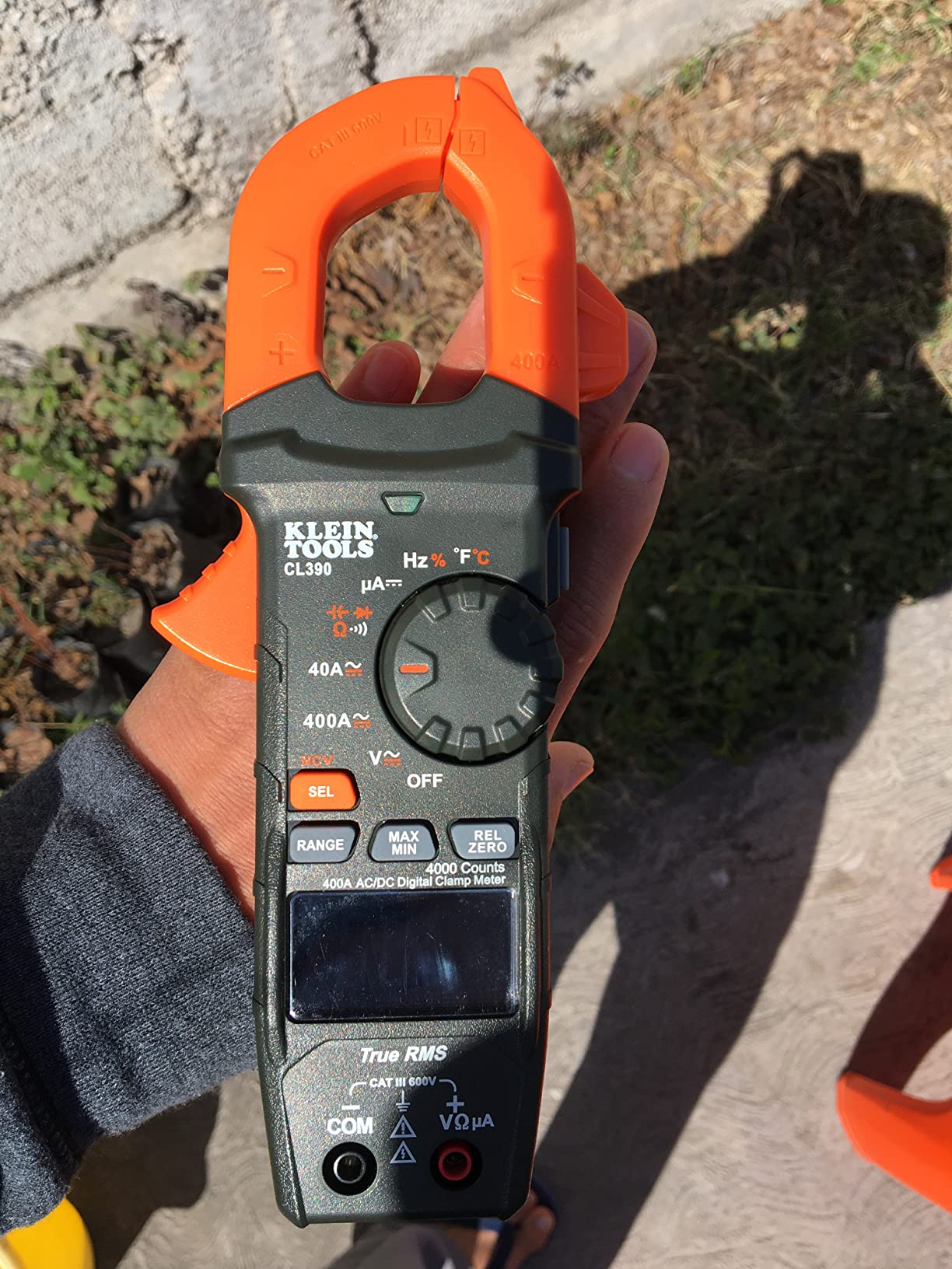 Klein Tools CL390 Digital Clamp Meter, Auto Ranging 400 AMP Measures ...
