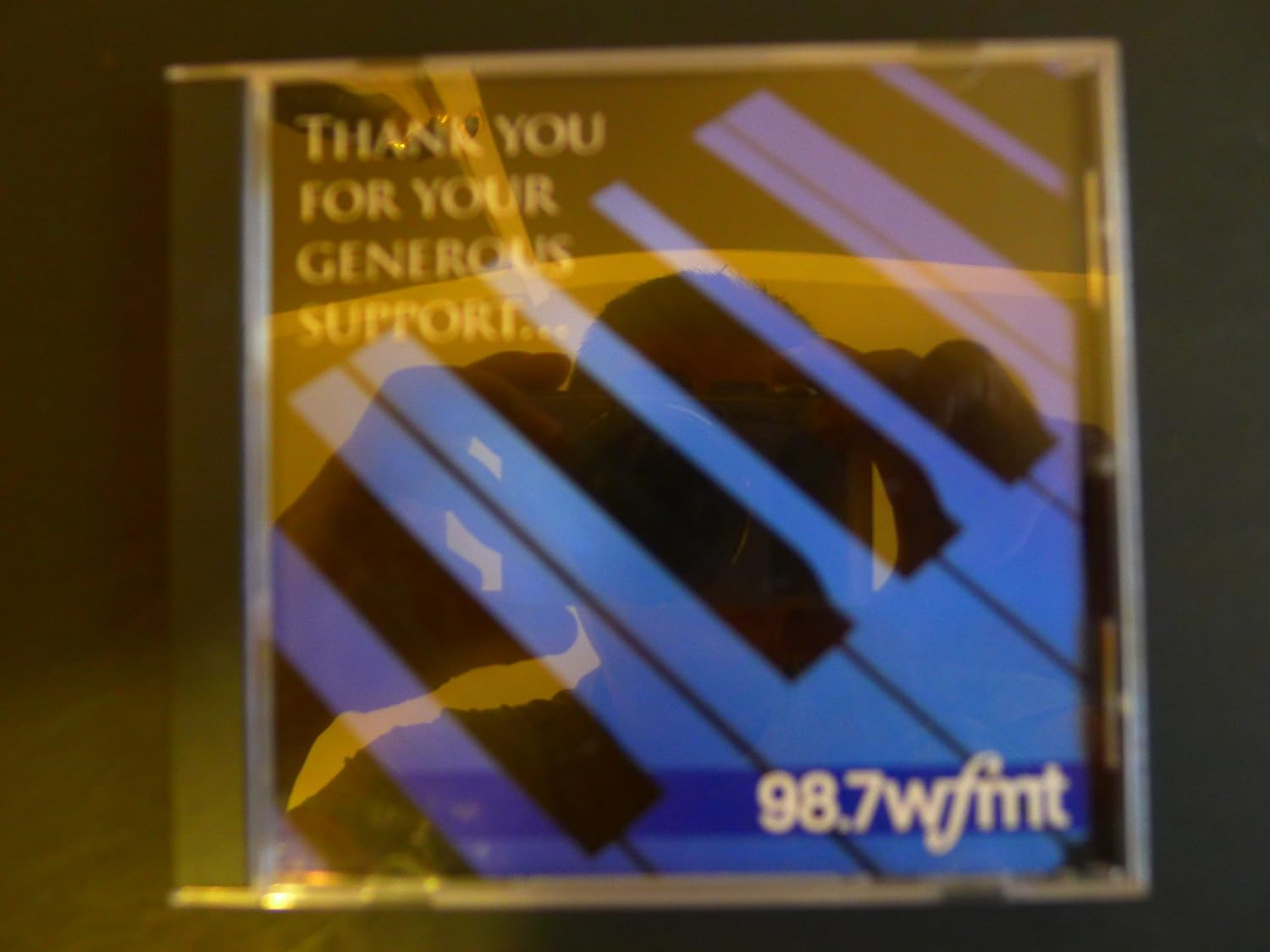 98.7 wfmt - Strung Out with WFMT - Amazon.com Music