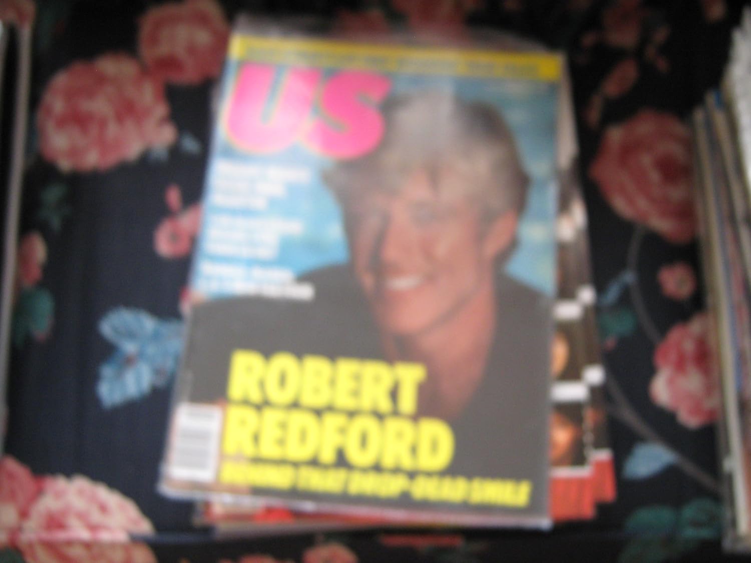 US Magazine (ROBERT REDFORD , Mary Tyler Moore , Dean Paul martin , The ...