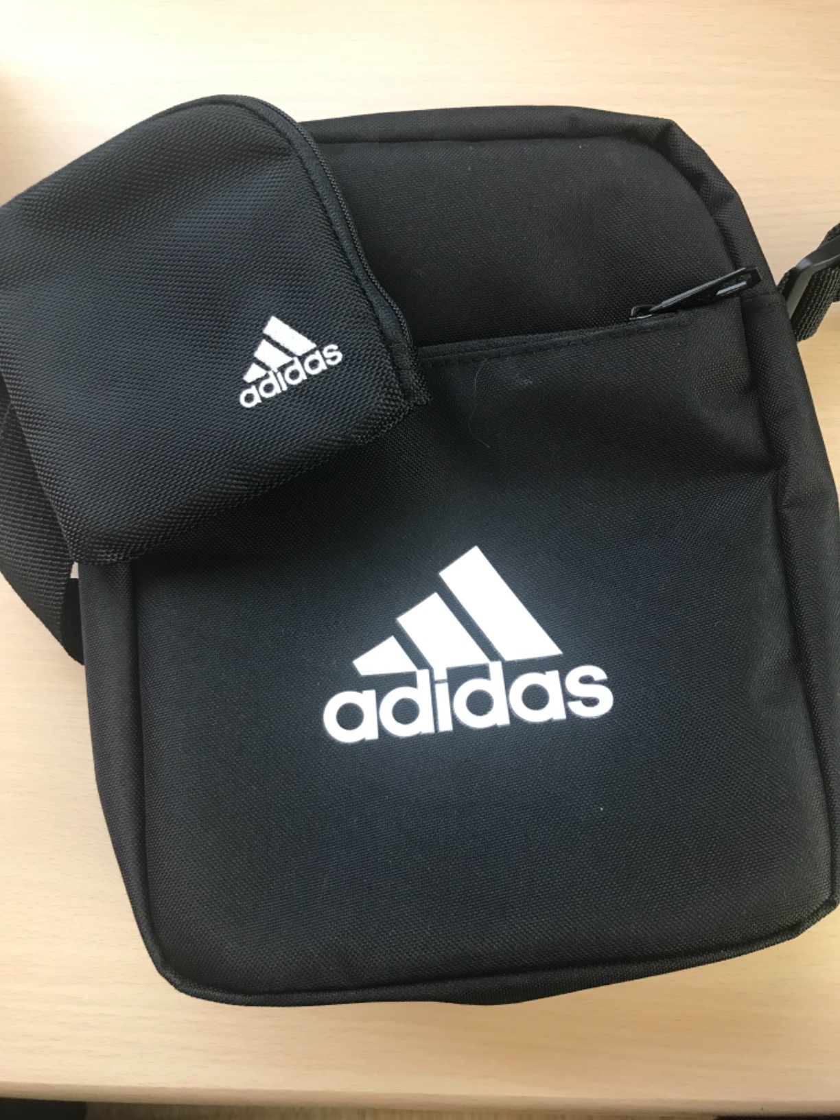 Amazon | [アディダス] ショルダーバッグ オーガナイザー GEC34 ブラック(ED6877) | スポーツショルダーバッグ・エナメルバッグ