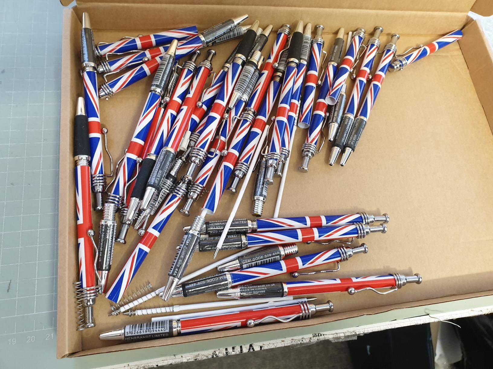 Toyland Pack of 6 Union Jack UK Flag Novelty Pens : Amazon.co.uk ...