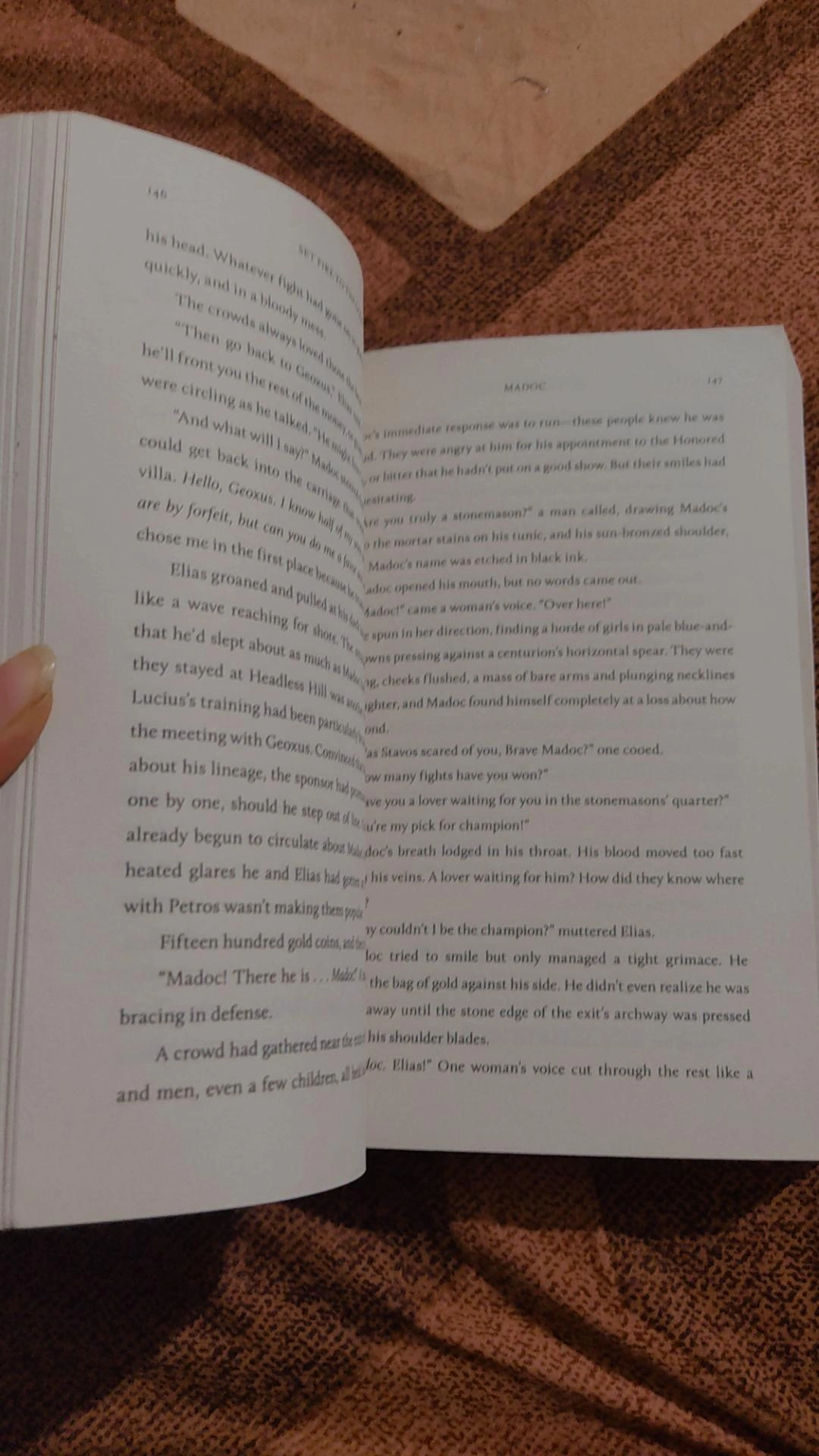 Set Fire to the Gods : Simmons, Kristen, Raasch, Sara: Amazon.com.au: Books