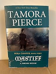 Amazon.com: Mastiff: The Legend of Beka Cooper #3: 9780375838187 ...