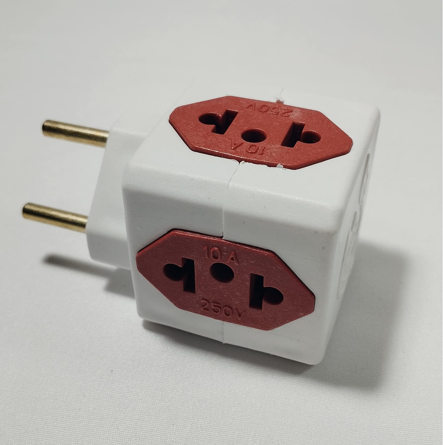 Adaptador de Tomadas Cubo 3D Benjamin 4 Entradas 10A 20A Plug Pino ...