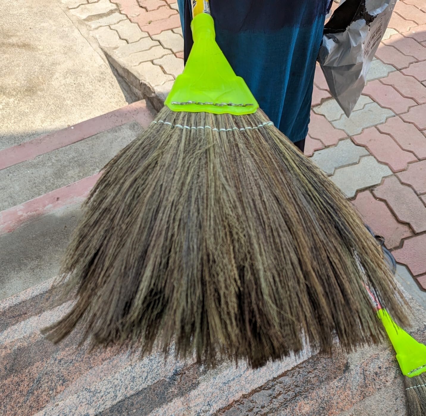 MS Diamond Less Dust Grass Broom, Broomstick for Home Cleaning with ...