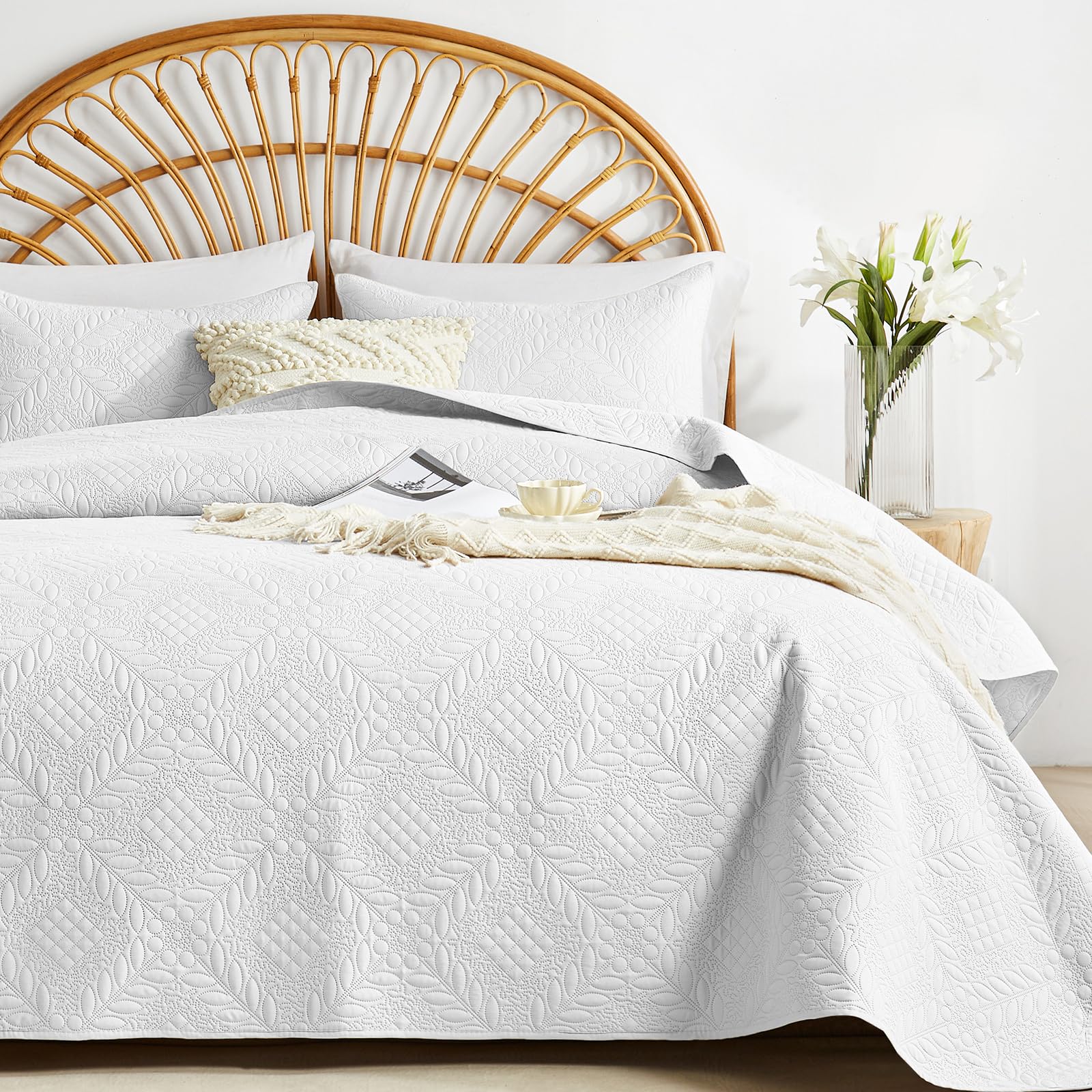 Amazon.com: FLYMME Quilt Bedding Set,Beige Lightweight Microfiber Soft ...