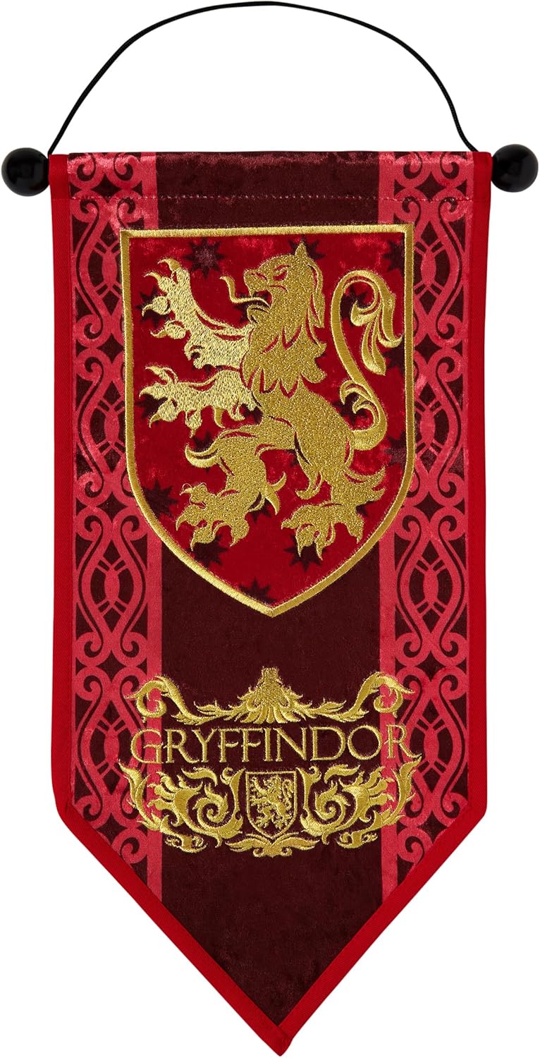 Amazon.com: Spirit Halloween Gryffindor Banner - Harry Potter ...
