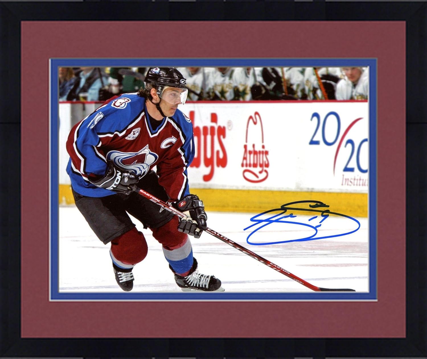 Framed Joe Sakic Colorado Avalanche Autographed 8" x 10" Red Jersey ...