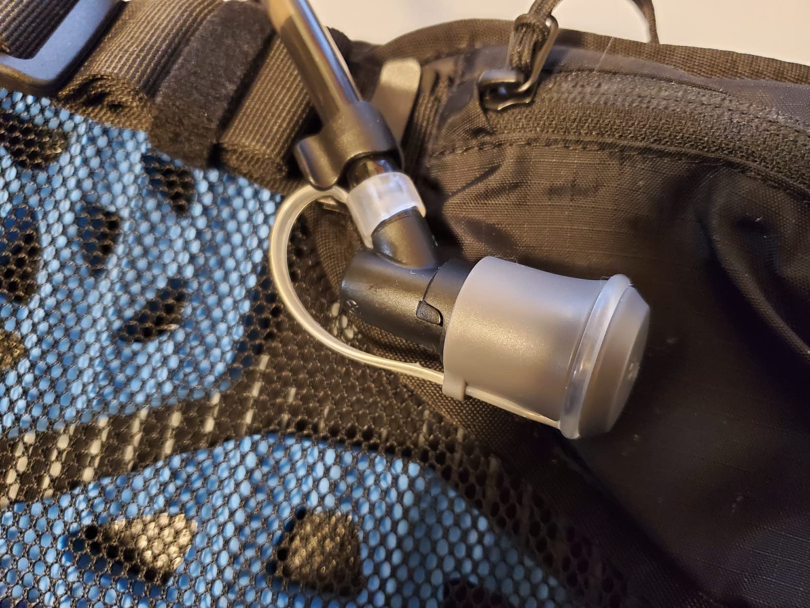$1/mo - Finance Osprey Hydraulics Bite Valve Cover | Buy Now, Pay Later