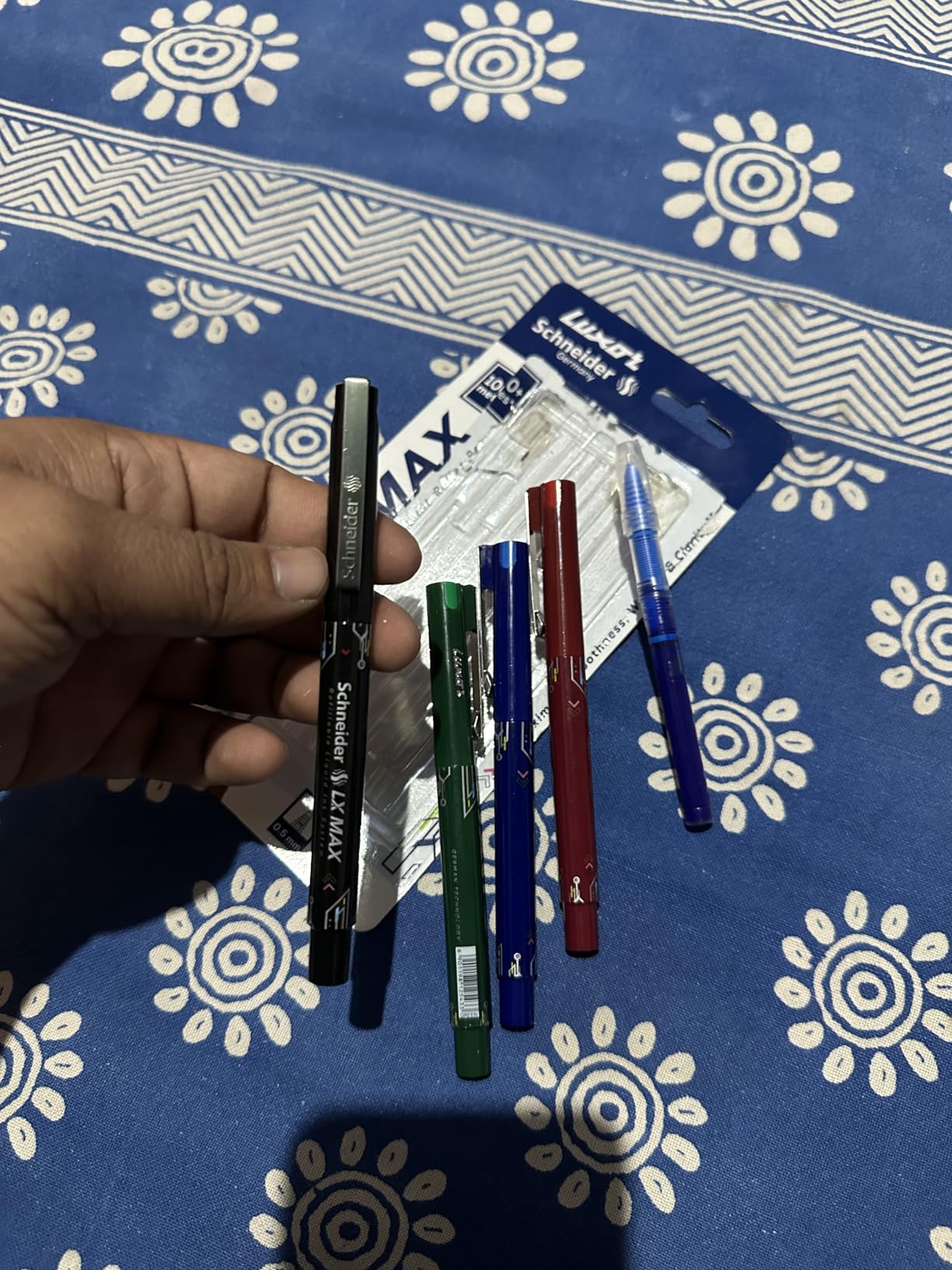 Luxor Schneider, LX MAX roller ball pen, Pack of 4-Assorted+1 Refill ...