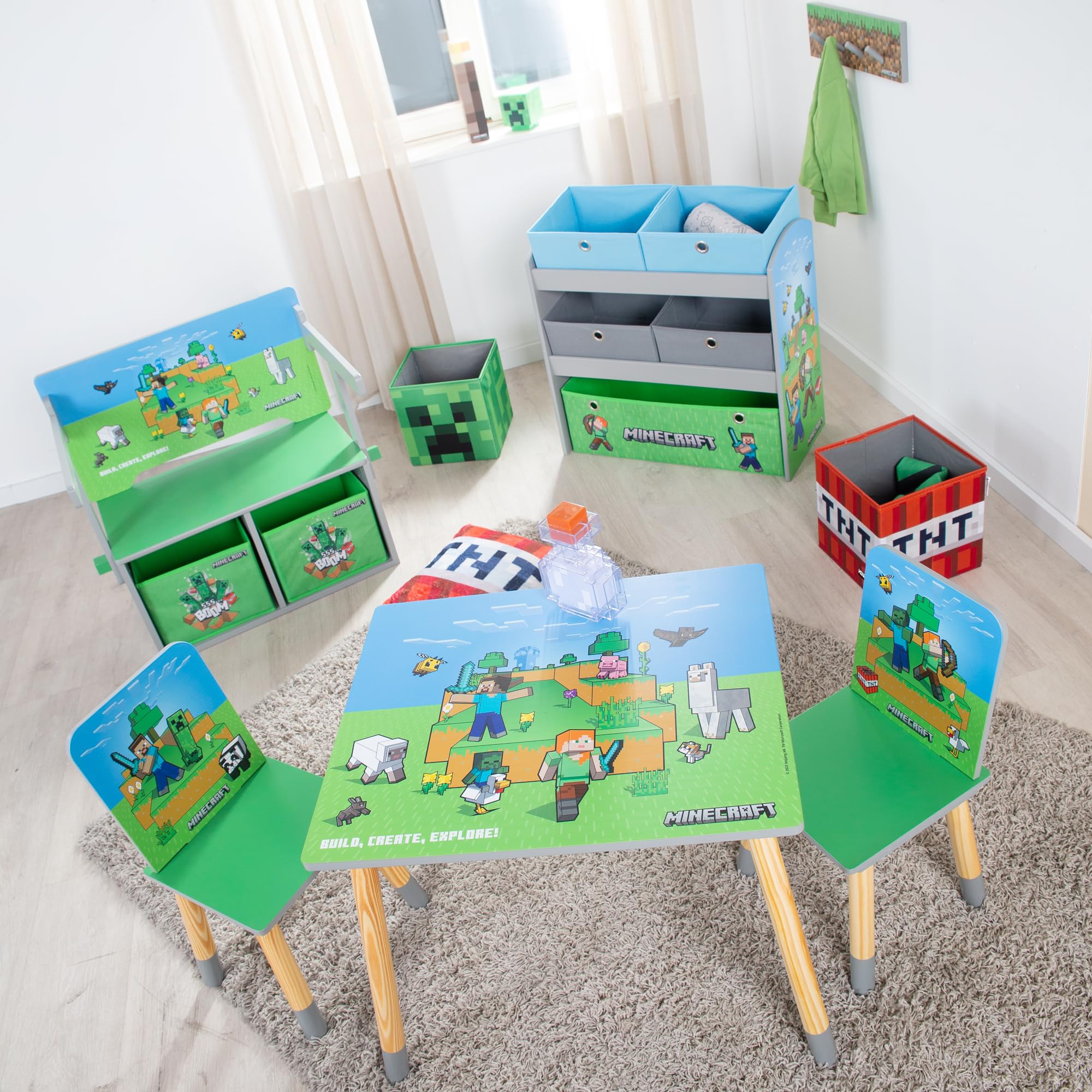 Snapklik.com : Minecraft: Seating Group Set - Table & 2 Chairs - Green ...