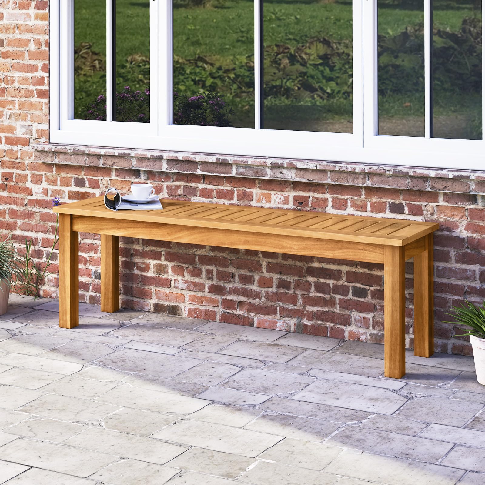 Front Garden Wall Bench 1,306 Modern Garden Bench Stock Photos,