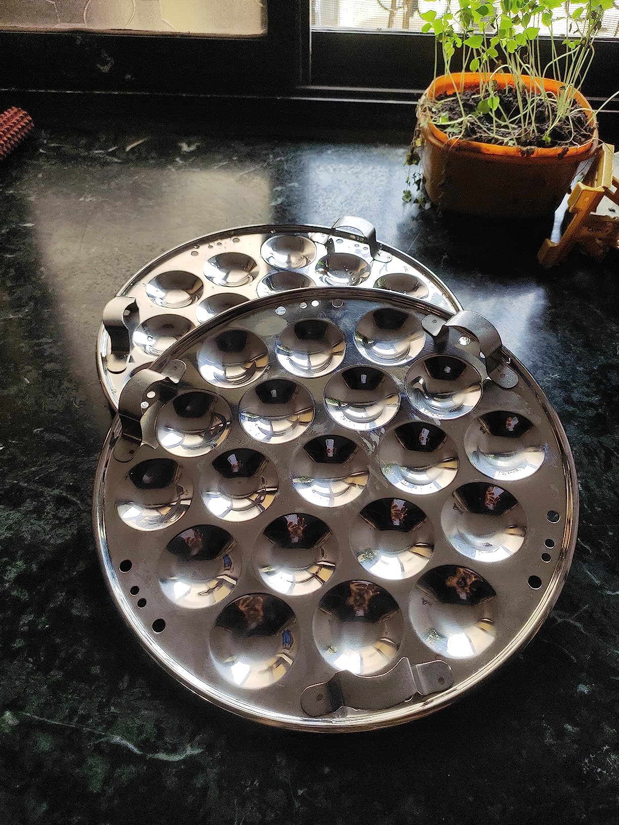 QSEC Stainless Steel Mini Idli Plates With Stand - 19 Idlis/Plate (270 ...