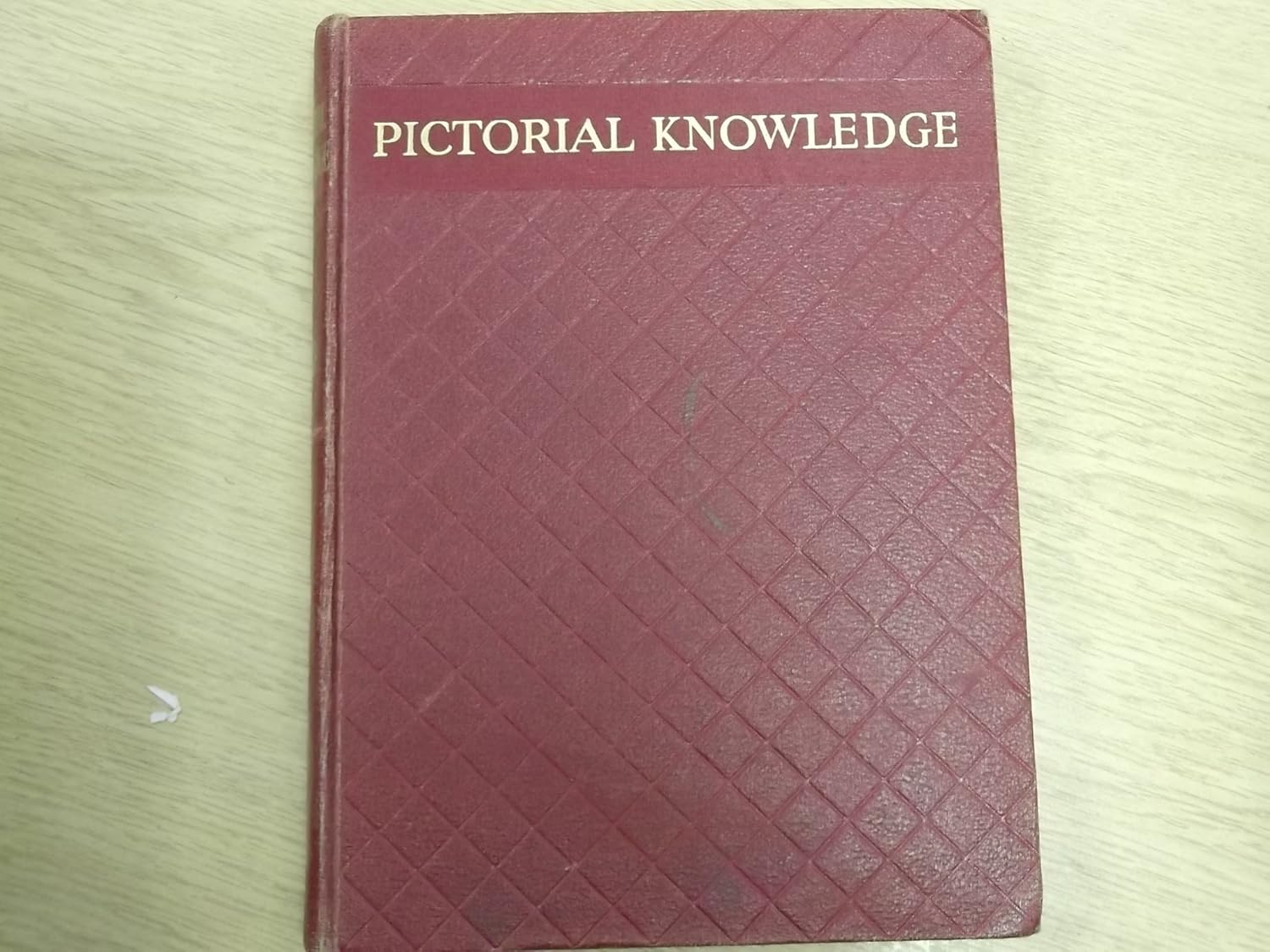 Newnes Pictorial Knowledge Vol 8: Amazon.com: Books