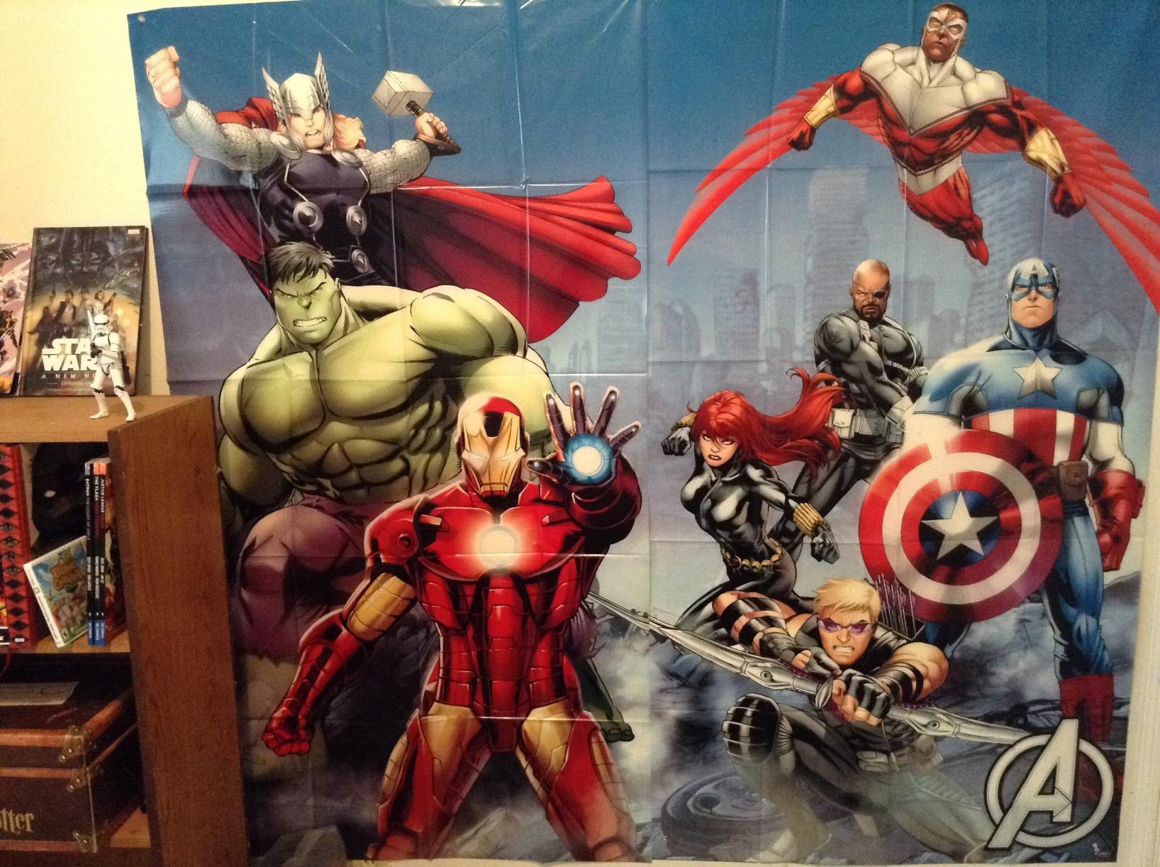 Amazon.com: Marvel Avengers Scene Setter Wall Decorations Kit - Kids ...