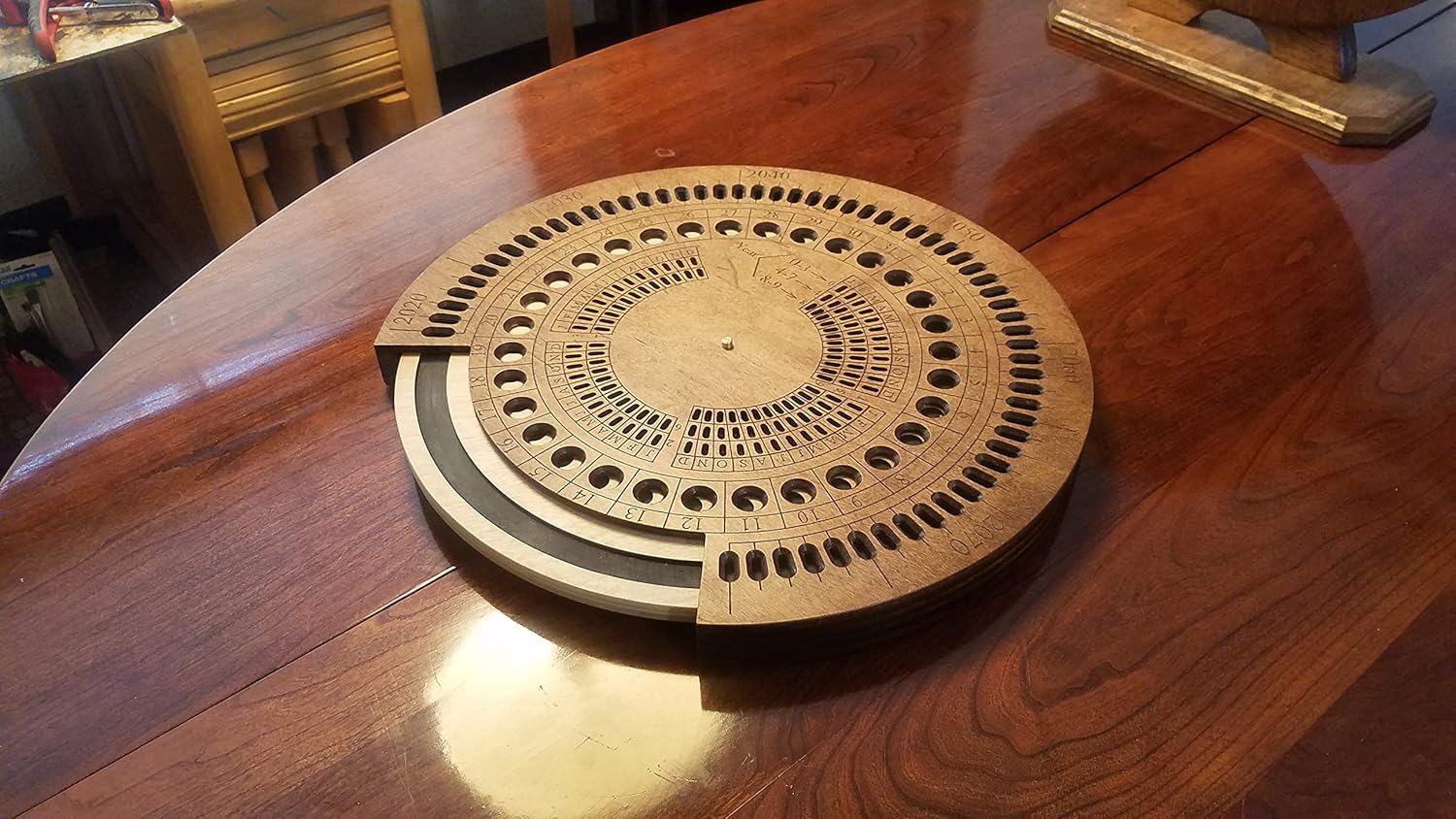 Moon Wheel, 60 year kinetic lunar phase calendar – Yaxa Colombia