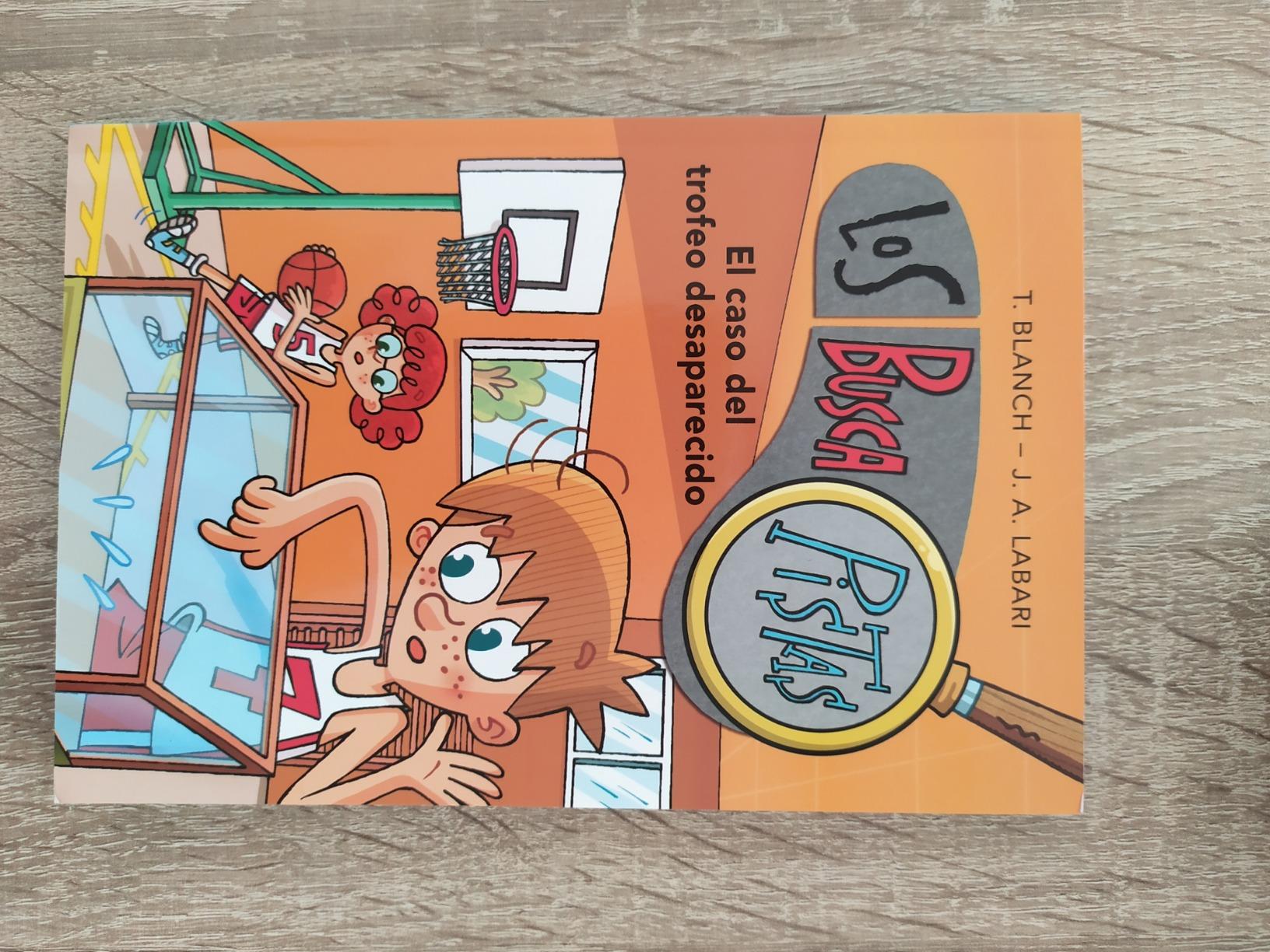 El caso del trofeo desaparecido (Serie Los BuscaPistas 7) (Jóvenes ...