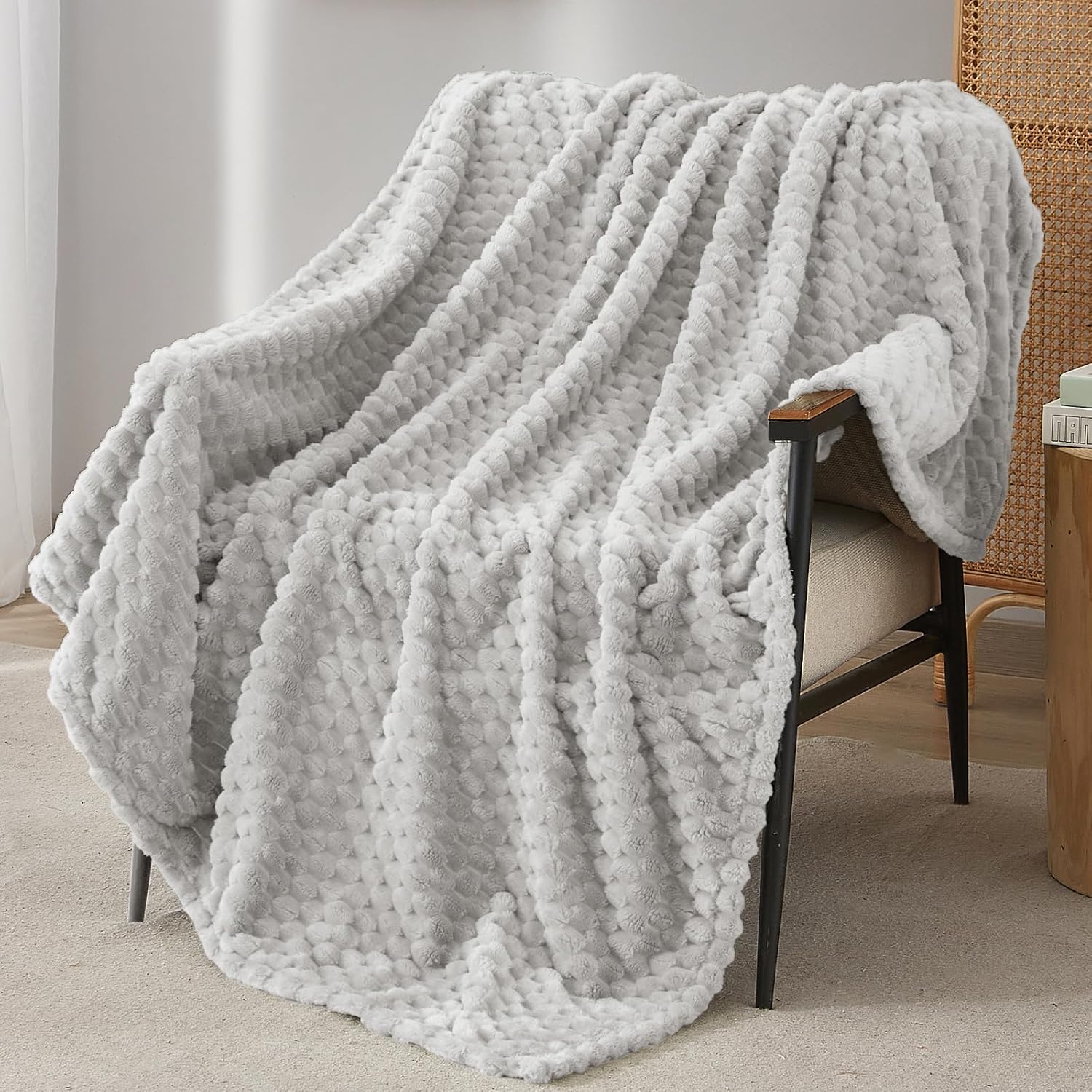 Amazon.com: PHF Ultra Soft Flannel Fleece Throw Blanket, Lightweight 3D ...